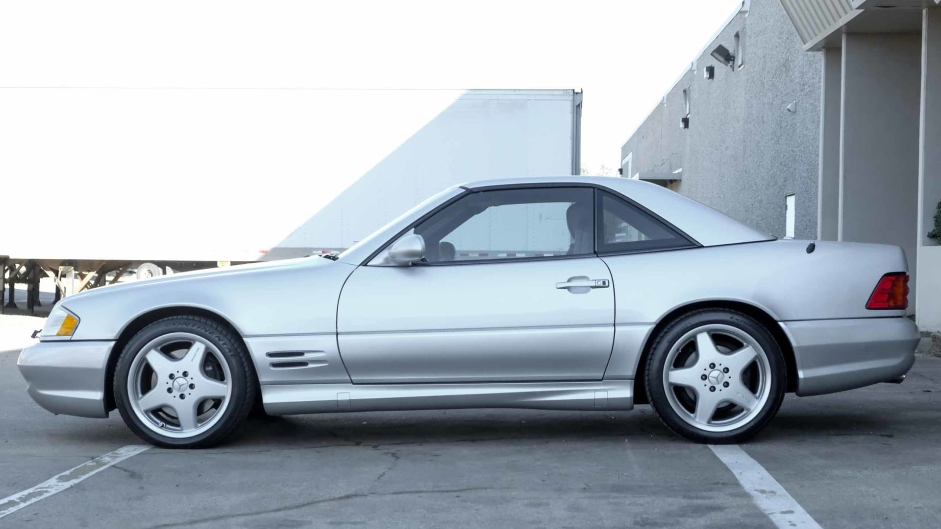 2001 Mercedes-Benz SL500 Convertible at Houston 2021 as T75 - Mecum ...