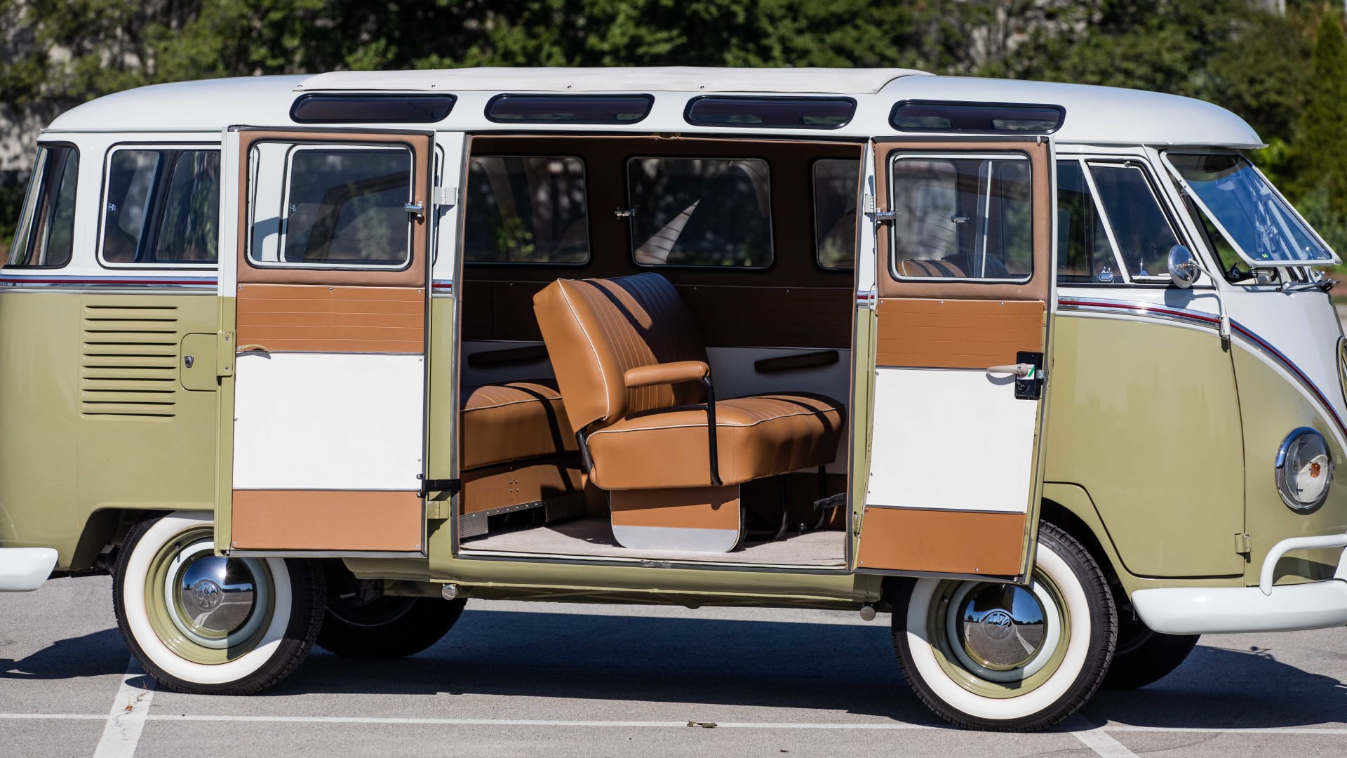 1958 Volkswagen Type II Transporter Replica at Houston 2021 as F168 ...