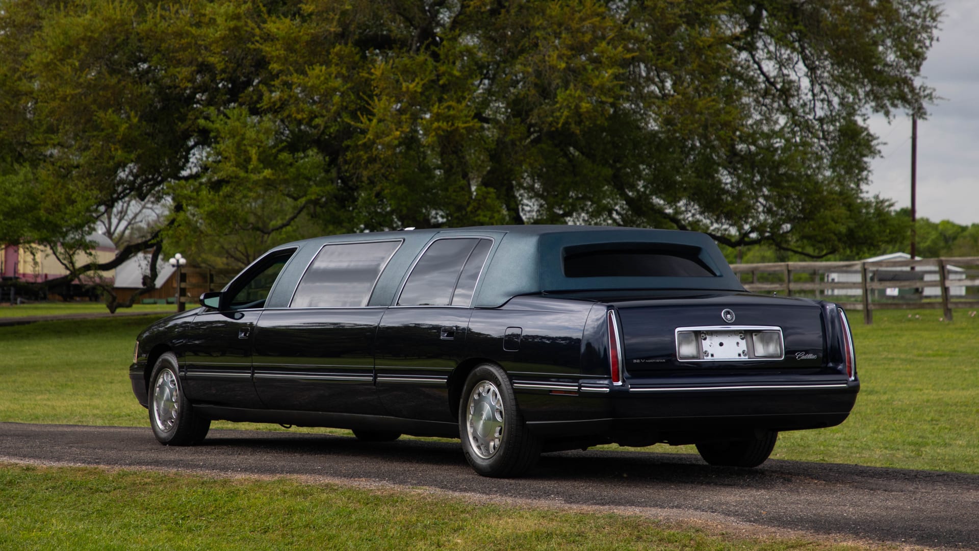 1999 Cadillac Deville Limousine at Houston 2021 as S40.1 - Mecum Auctions