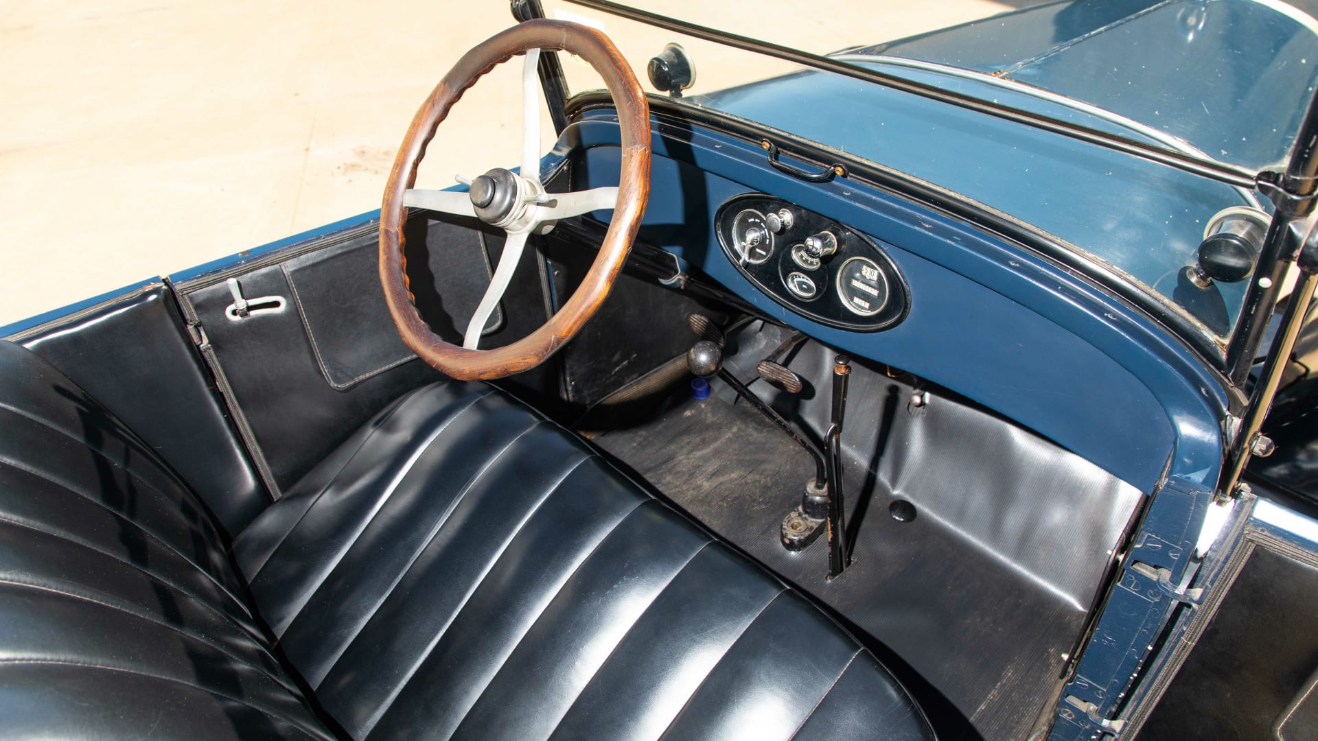 1925 Maxwell Touring at Houston 2022 asT16 - Mecum Auctions