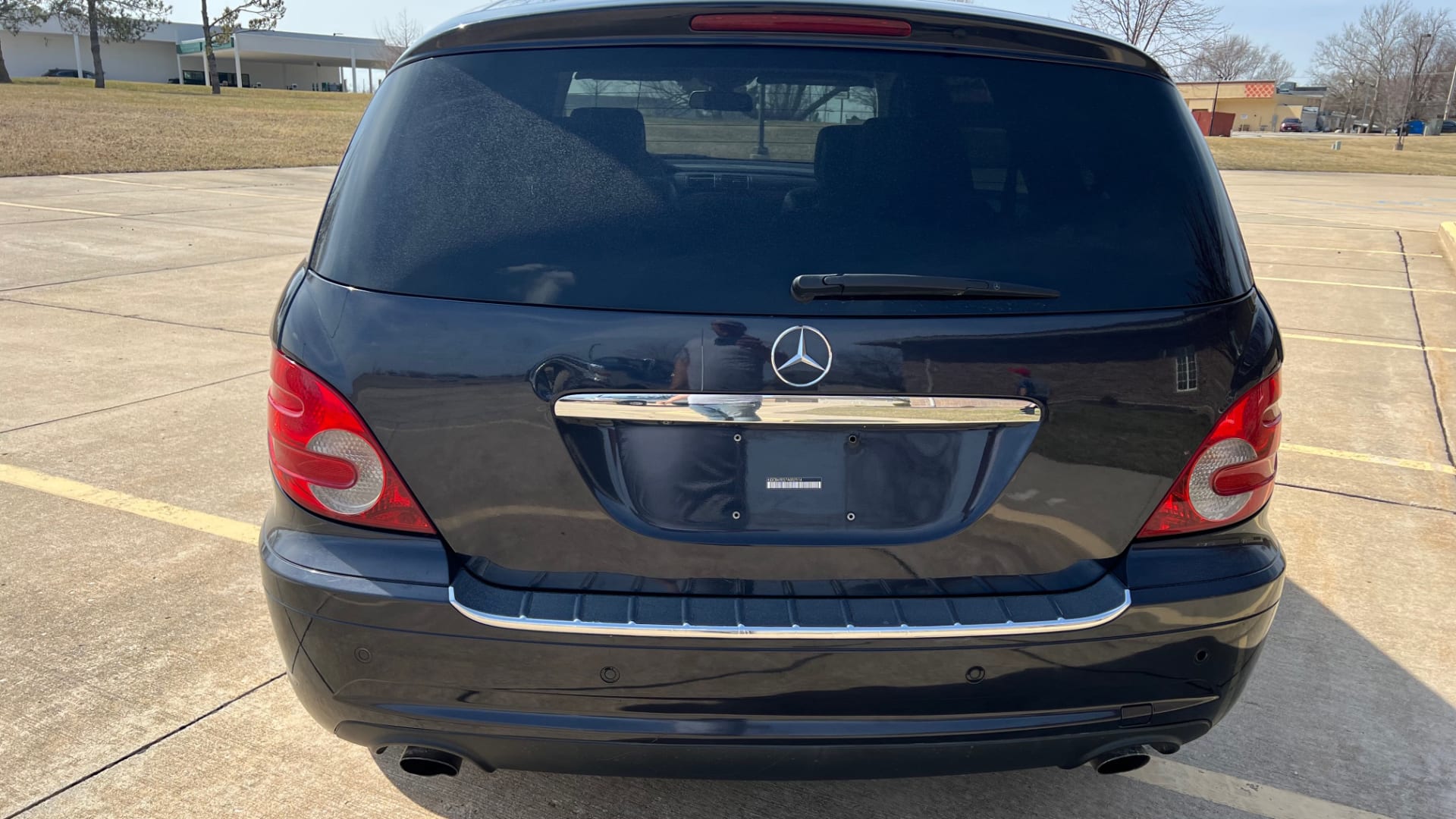 2007 Mercedes-Benz R350 at Houston 2022 as T33 - Mecum Auctions