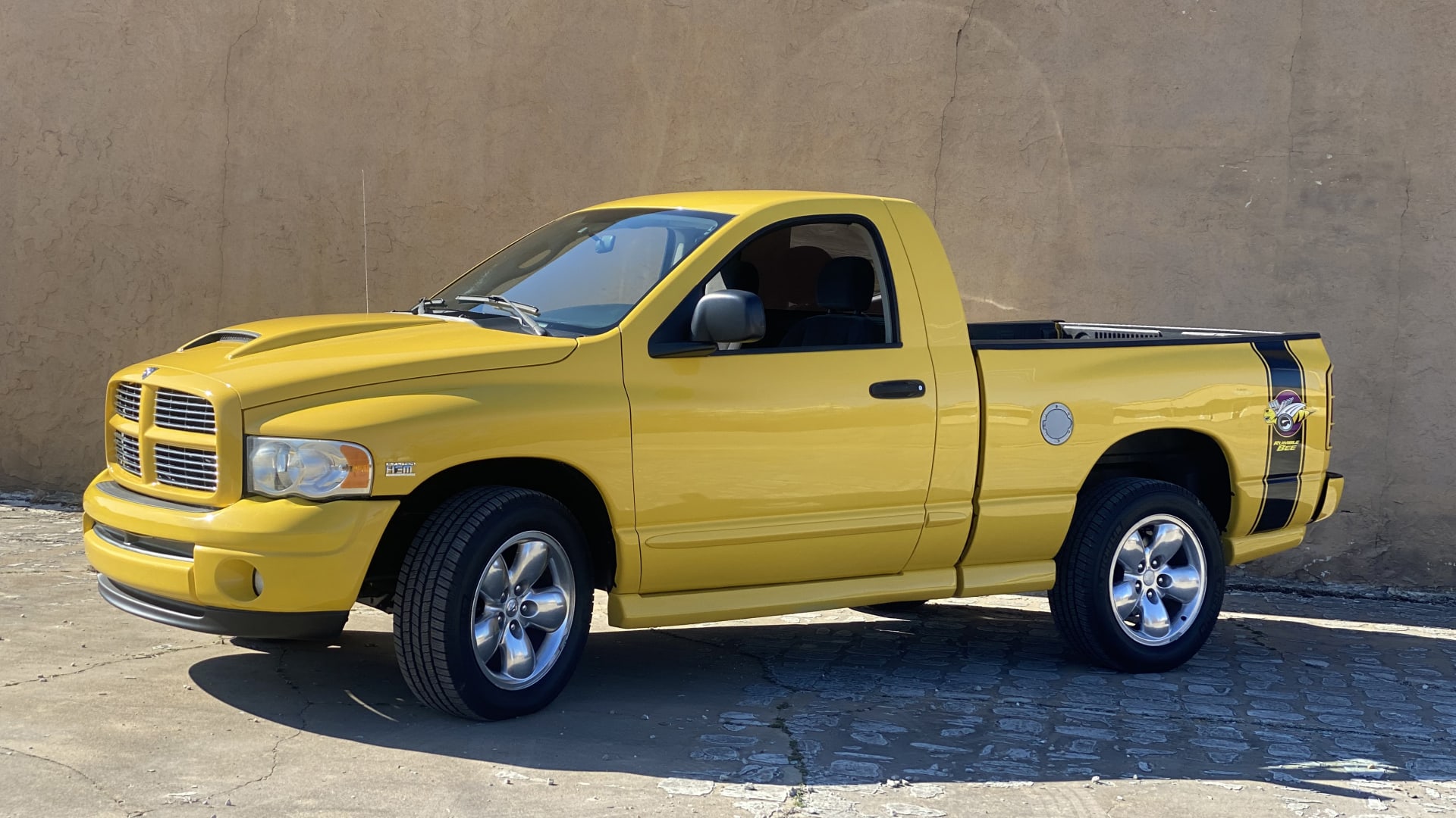 2005 Dodge Ram Rumble Bee Pickup at Houston 2022 asT122 - Mecum Auctions