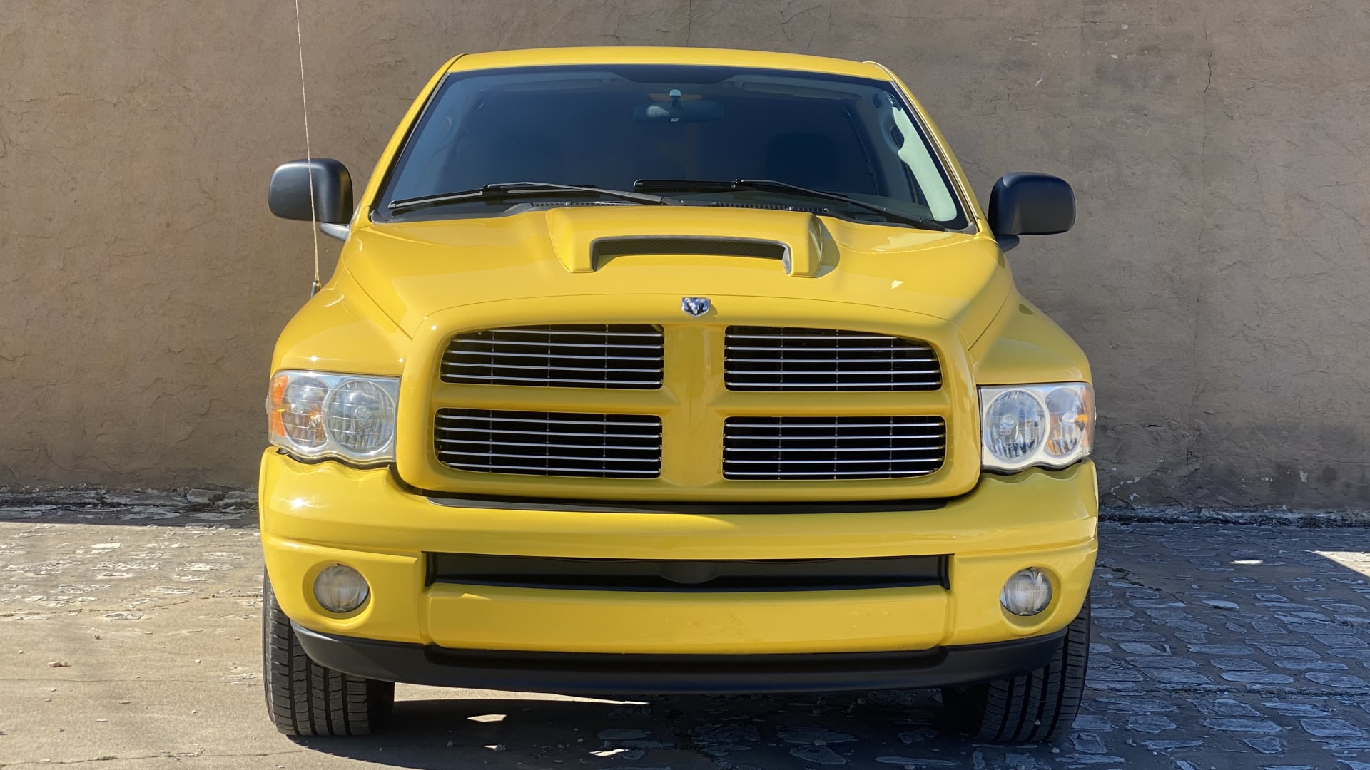 2005 Dodge Ram Rumble Bee Pickup at Houston 2022 asT122 - Mecum Auctions