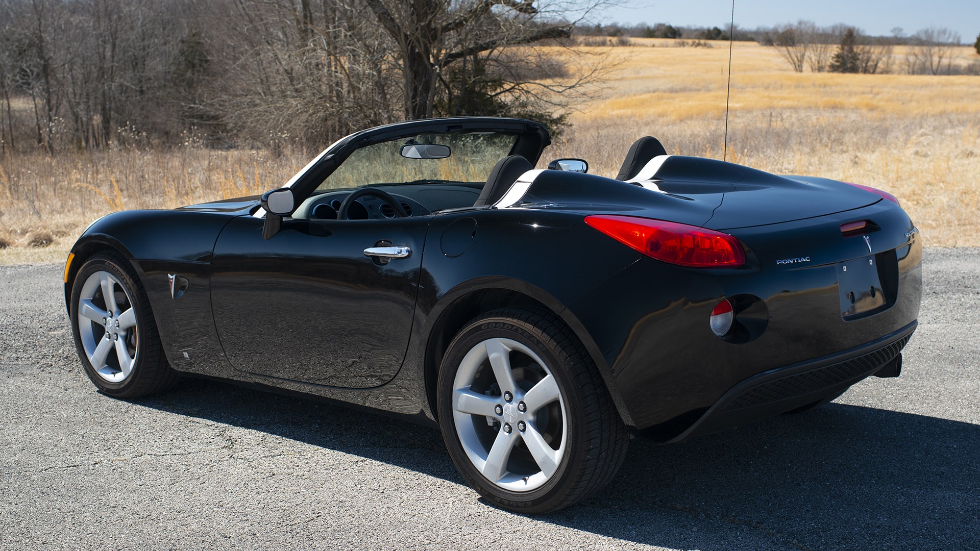 2008 Pontiac Solstice at Houston 2022 as T156 - Mecum Auctions