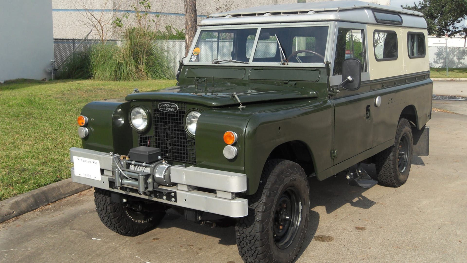 1965 Land Rover Series IIA at Houston 2022 as F94.1 - Mecum Auctions