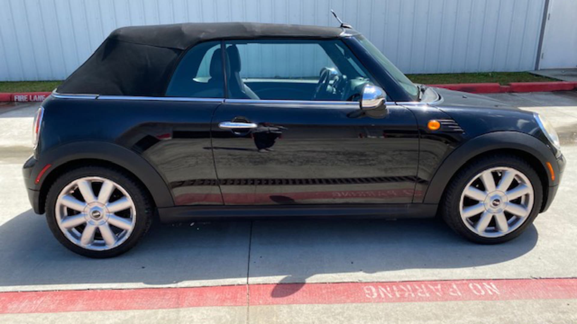 2009 Mini Cooper Convertible at Houston 2022 as T263.1 - Mecum Auctions
