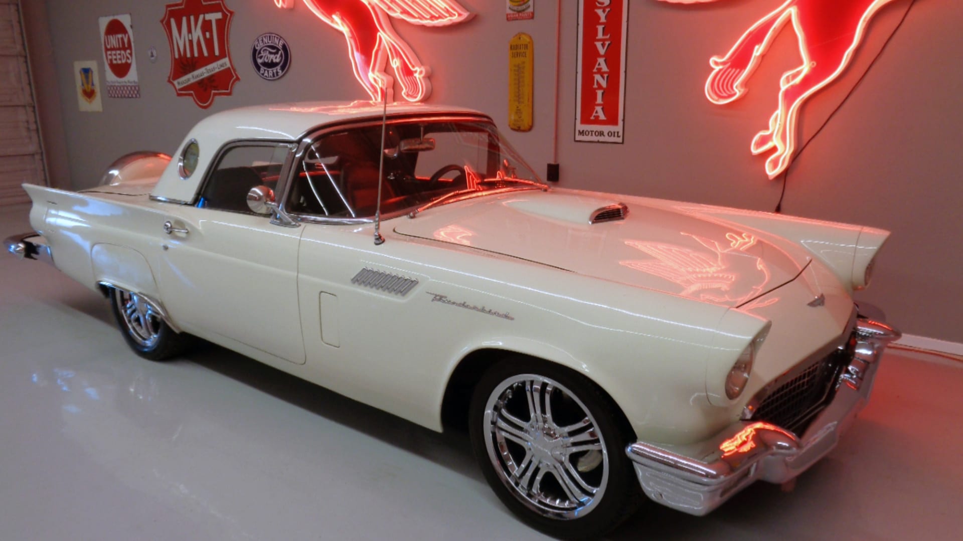 1957 Ford Thunderbird Resto Mod at Kansas City Spring 2016 as S83.1 ...