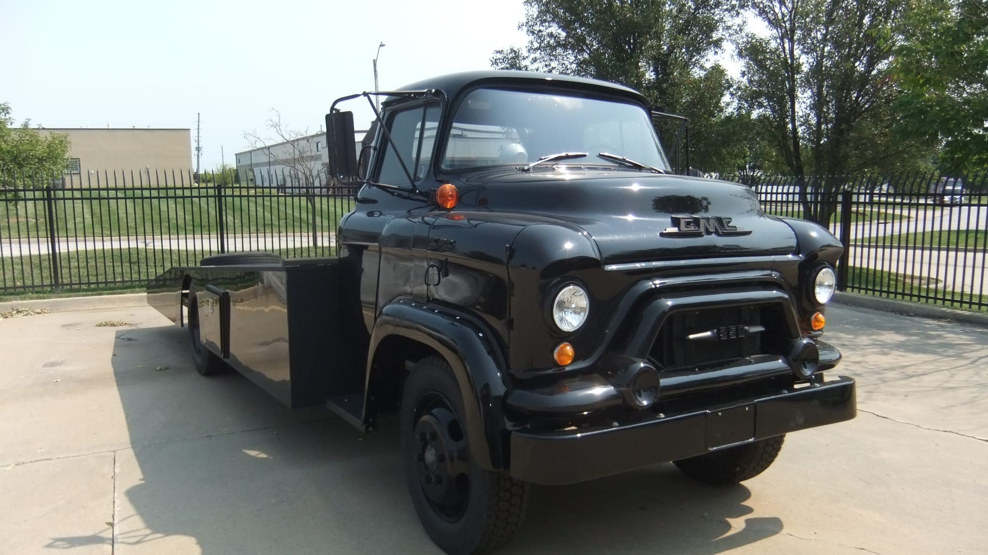 1959 GMC COE Ramp Truck at Kansas City 2021 as F70 - Mecum Auctions