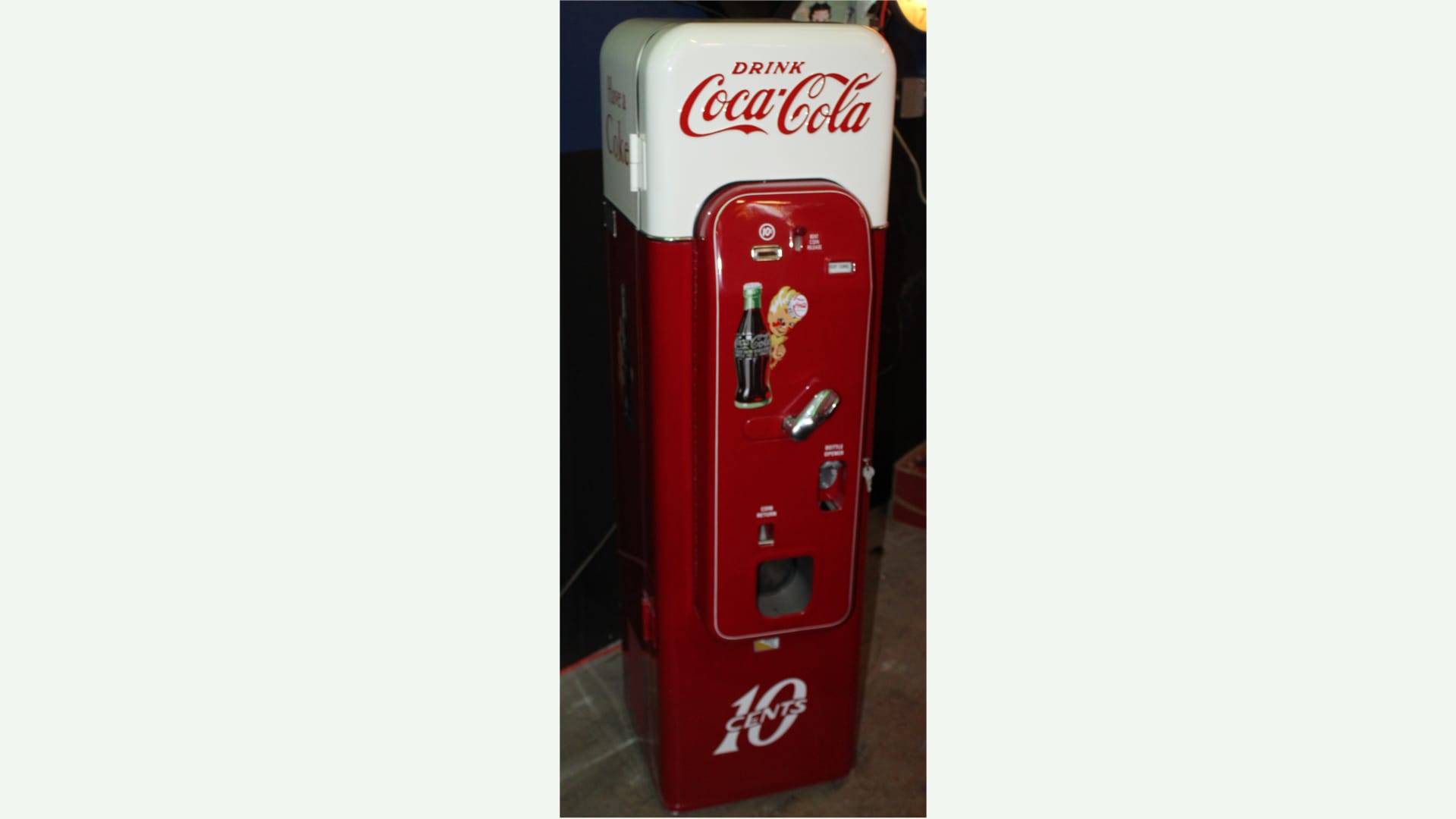 Drink Coca Cola Vendo Machine at Los Angeles 2017 as J118 - Mecum Auctions