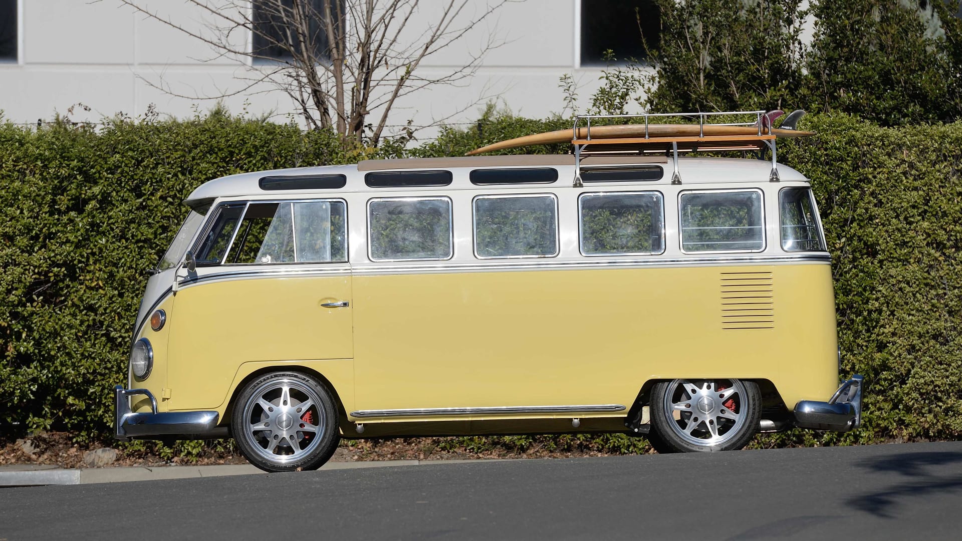 1963 Volkswagen 23-Window Bus at Los Angeles 2018 as S129 - Mecum Auctions