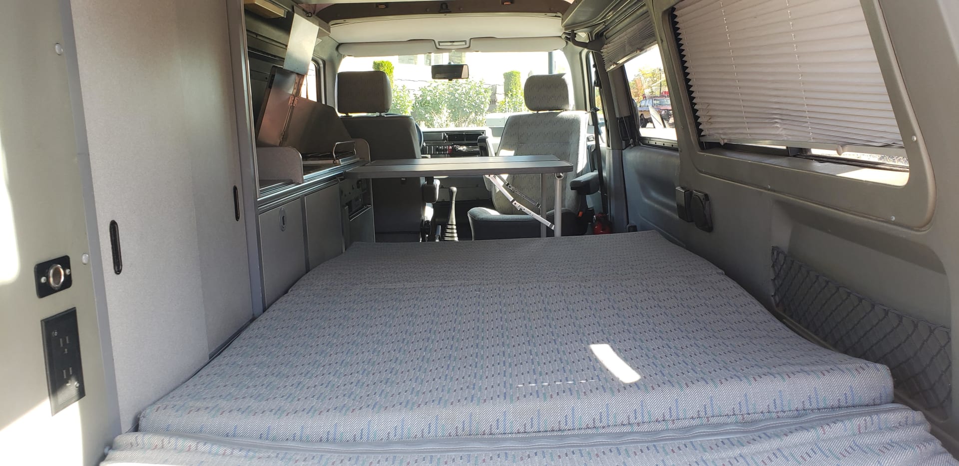 1995 Volkswagen Eurovan Camper at Las Vegas 2019 as T192 - Mecum Auctions