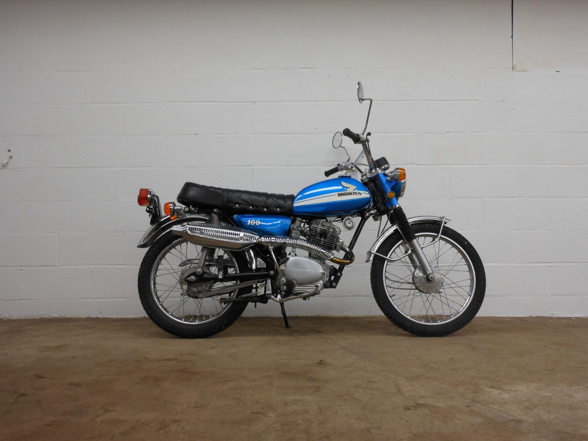 1970 Honda CL100 at Las Vegas Motorcycles 2015 as T64 - Mecum Auctions