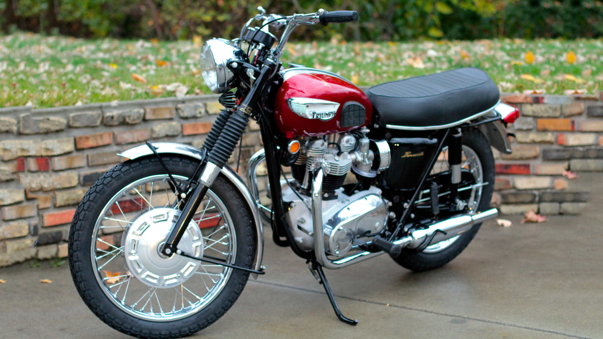 1968 Triumph T120R at Las Vegas Motorcycles 2015 as F181 - Mecum Auctions
