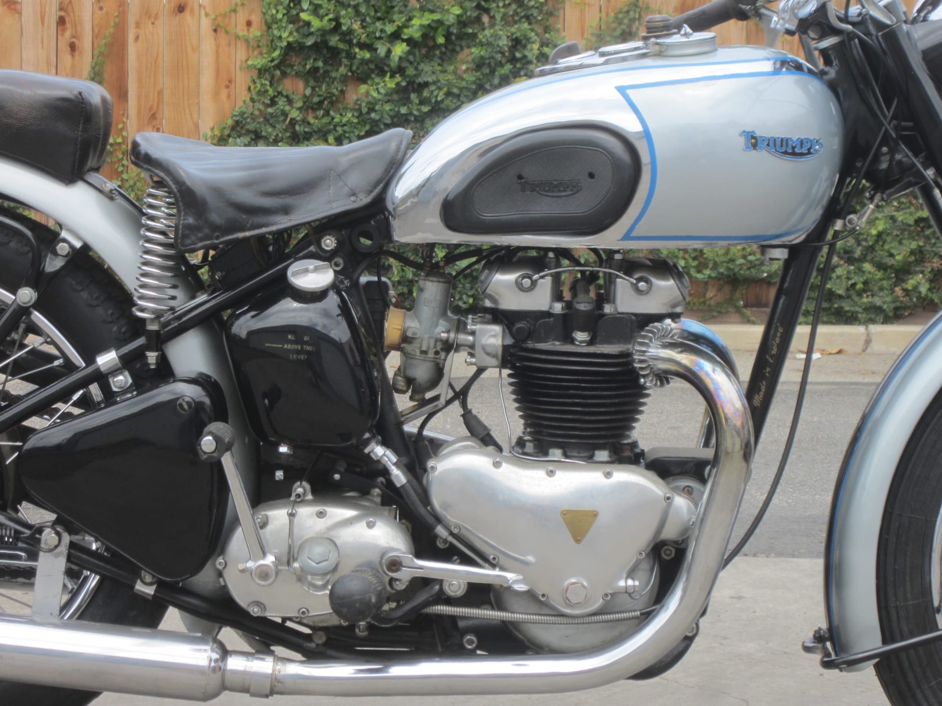 1947 Triumph T100 Tiger at Las Vegas Motorcycles 2017 as T224 - Mecum ...