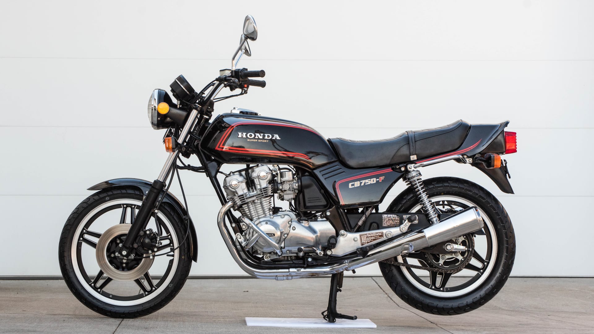 1980 Honda CB750F at Las Vegas Motorcycles 2017 as T283 - Mecum Auctions