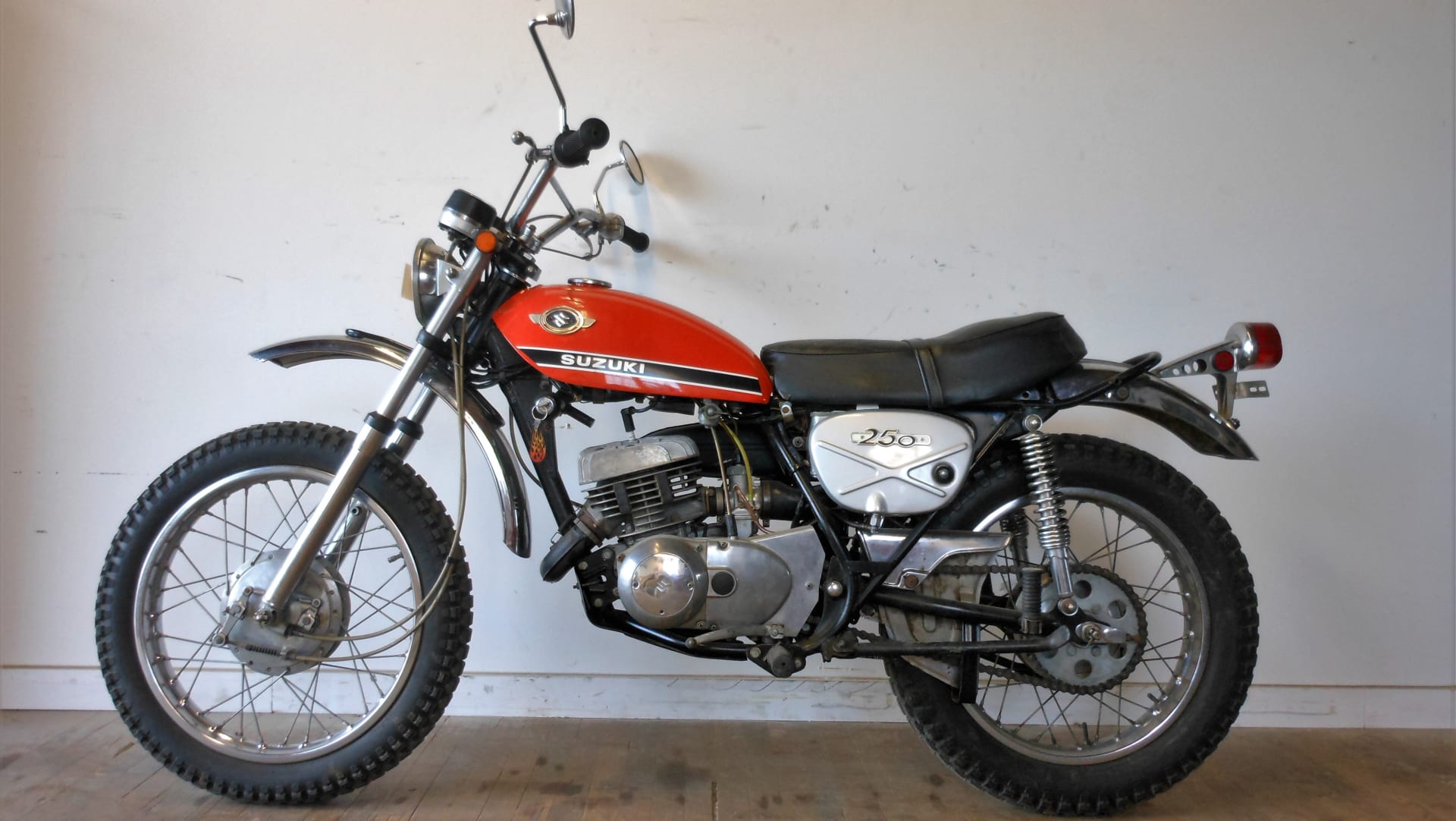 1970 Suzuki TS250 at Las Vegas Motorcycles 2017 as F307 - Mecum Auctions