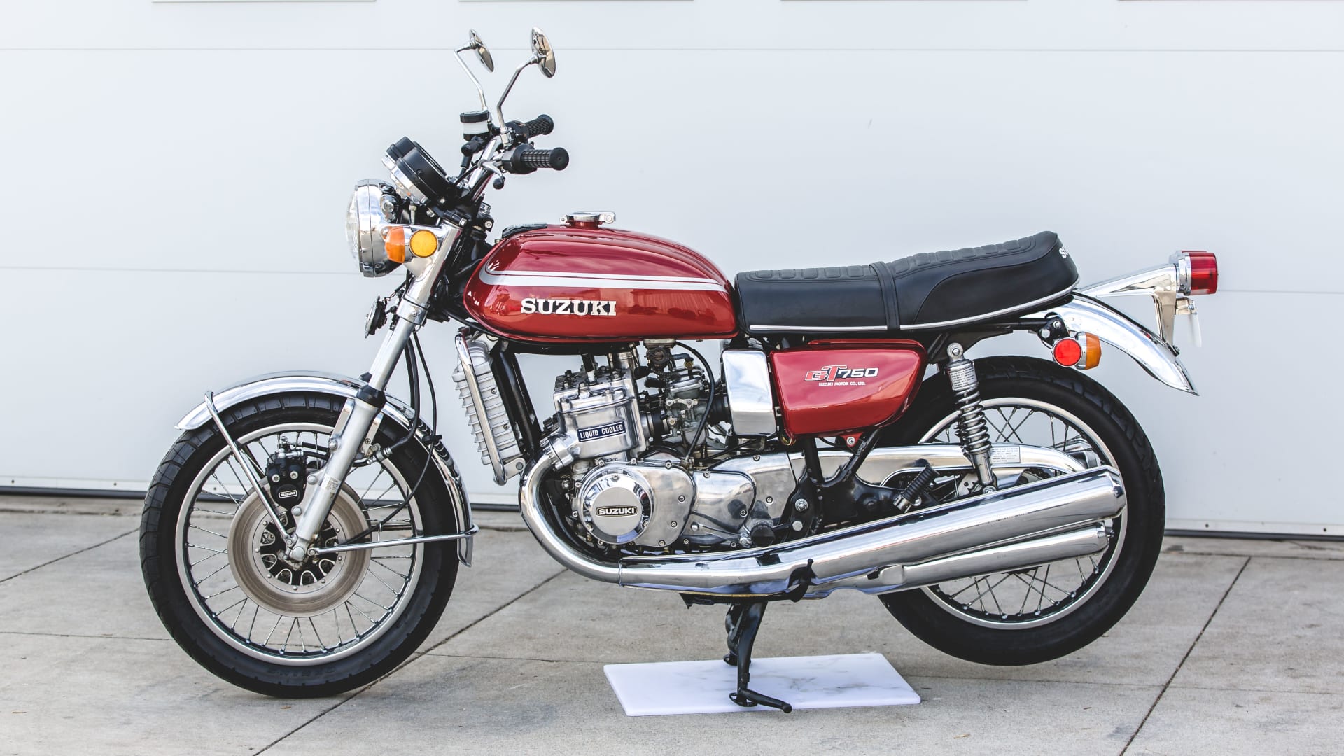 1975 Suzuki GT750 at Las Vegas Motorcycles 2017 as S279 - Mecum Auctions