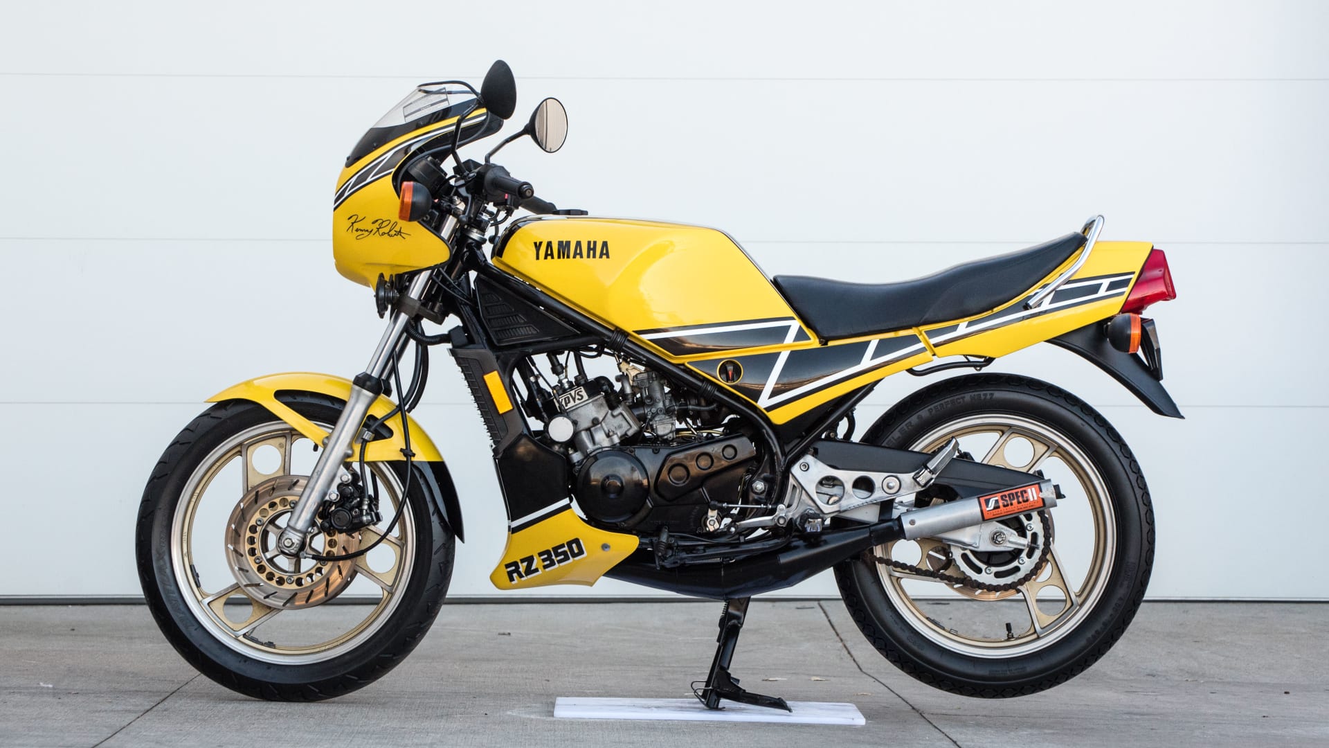 1984 Yamaha RZ350 at Las Vegas Motorcycles 2017 asS220 - Mecum Auctions