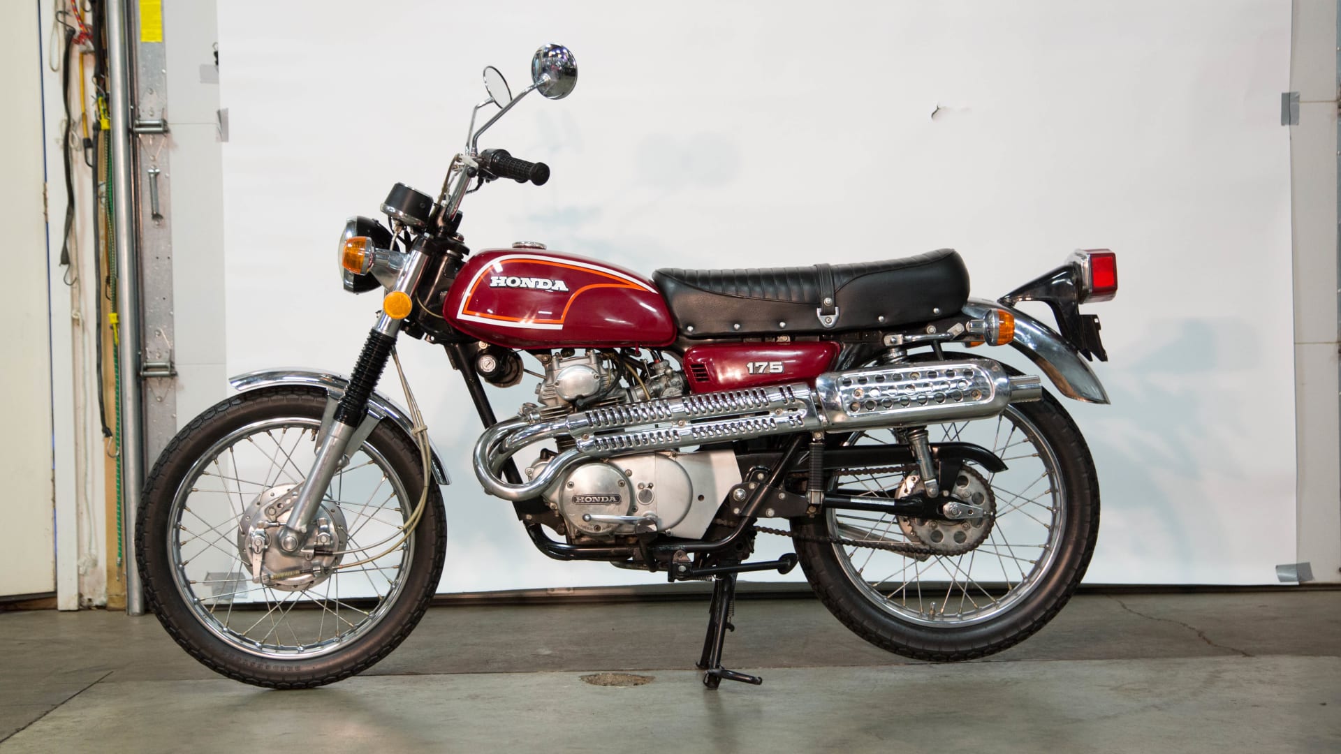1972 Honda CL175 at Las Vegas Motorcycles 2018 as G109 - Mecum Auctions