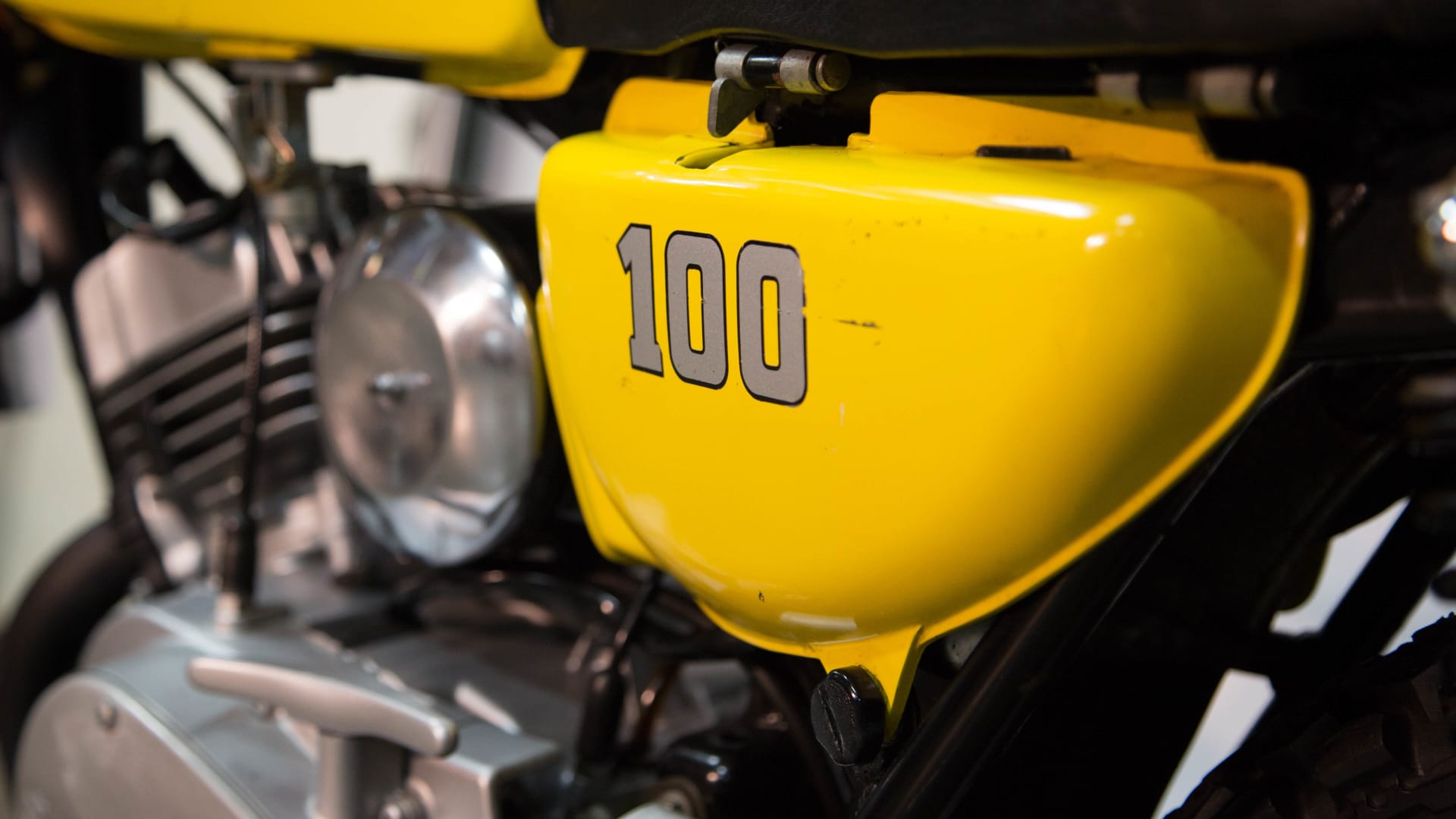 1975 Suzuki TC 100 at Las Vegas Motorcycles 2018 as W37 - Mecum Auctions