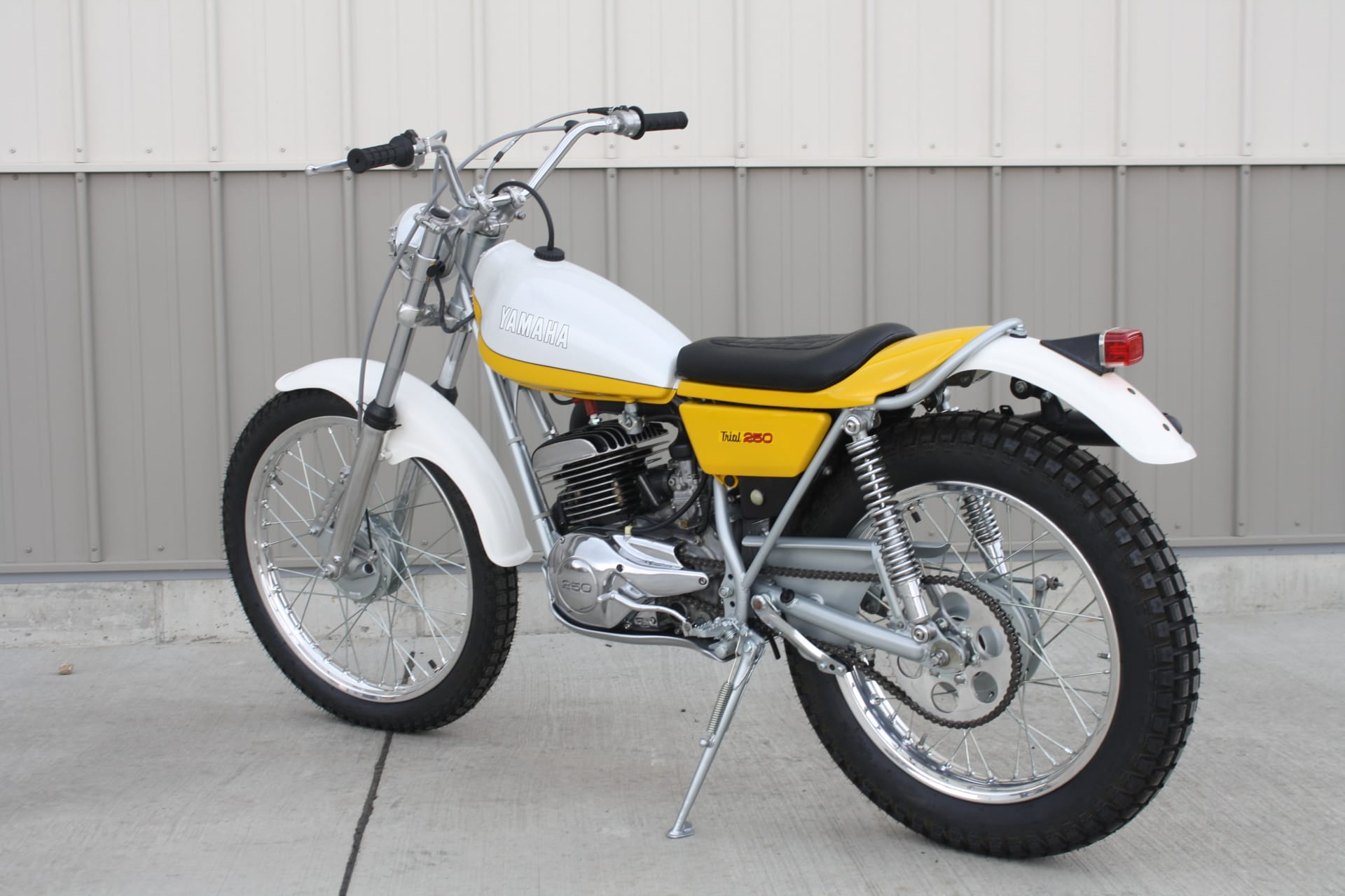 1974 Yamaha TY250 at Las Vegas Motorcycles 2018 as T120 - Mecum Auctions