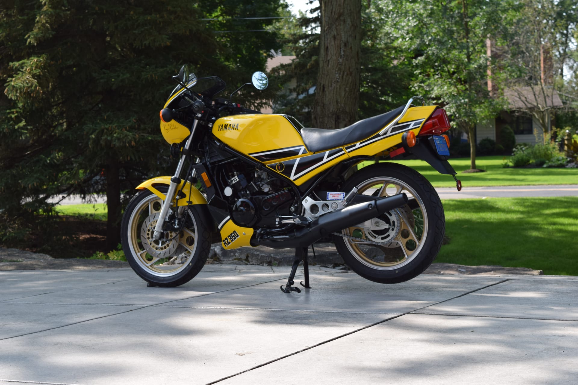 1985 Yamaha RZ350 at Las Vegas Motorcycles 2018 as F34 - Mecum Auctions