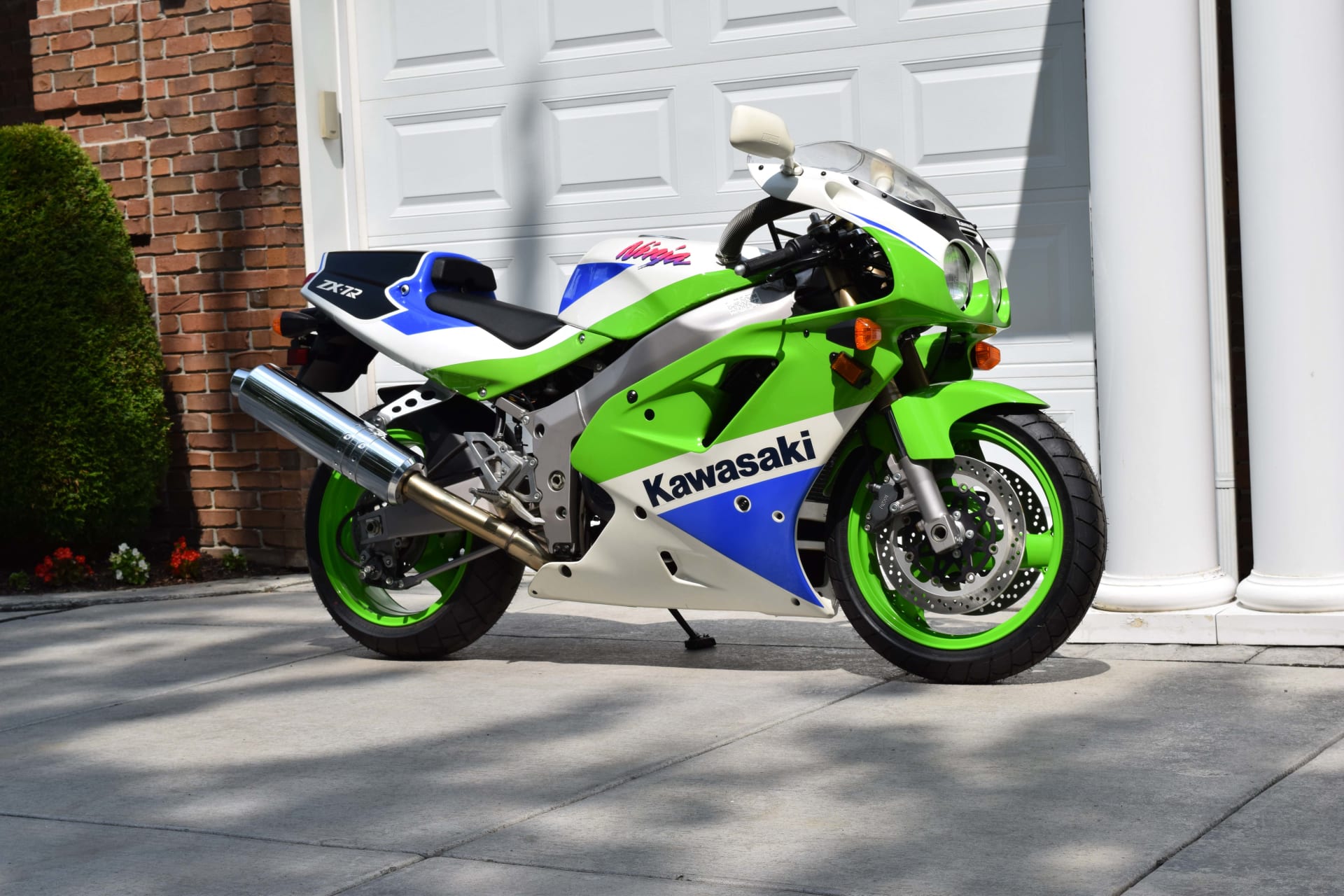 1992 Kawasaki ZX7RR at Las Vegas Motorcycles 2018 as F55 - Mecum Auctions