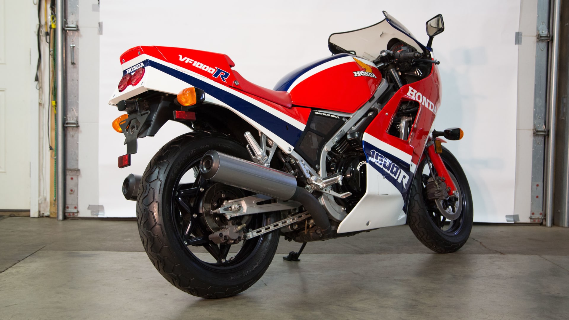 1985 Honda VF1000R at Las Vegas Motorcycles 2018 as S308 - Mecum Auctions