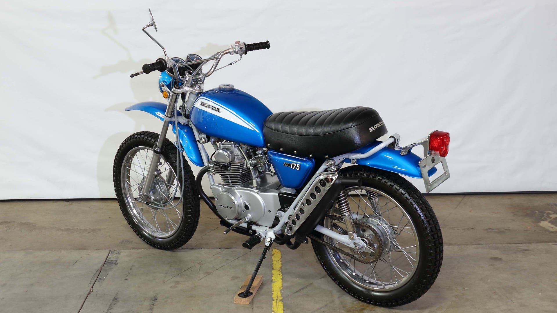 1972 Honda 175 at Las Vegas Motorcycles 2019 as W257 - Mecum Auctions
