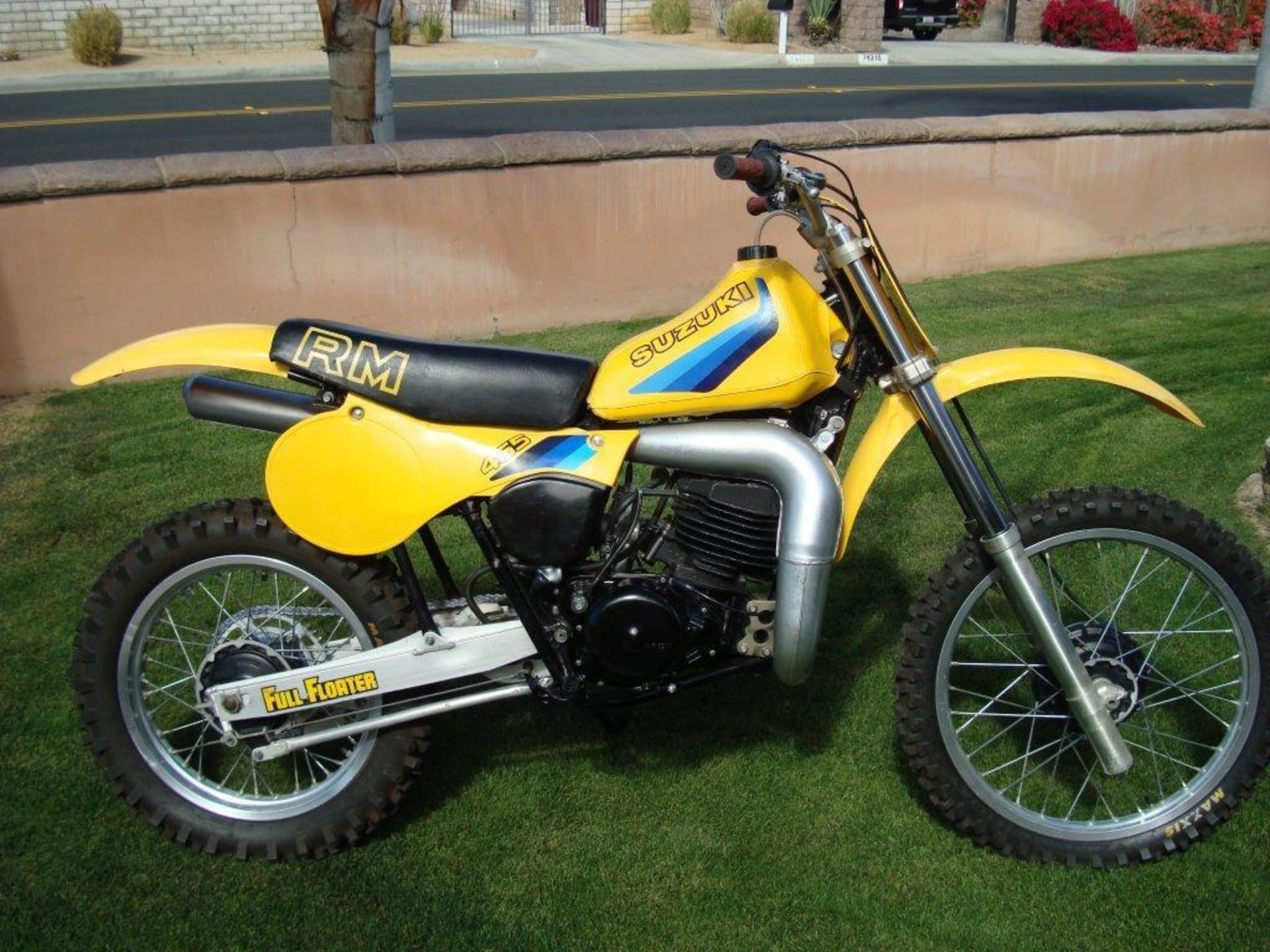 1982 Suzuki RM 465 Z at Las Vegas Motorcycles 2019 as T98 - Mecum Auctions