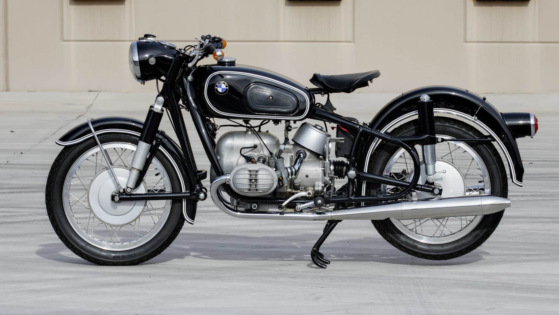 1967 BMW R60/5 at Las Vegas Motorcycles 2019 as S36 - Mecum Auctions