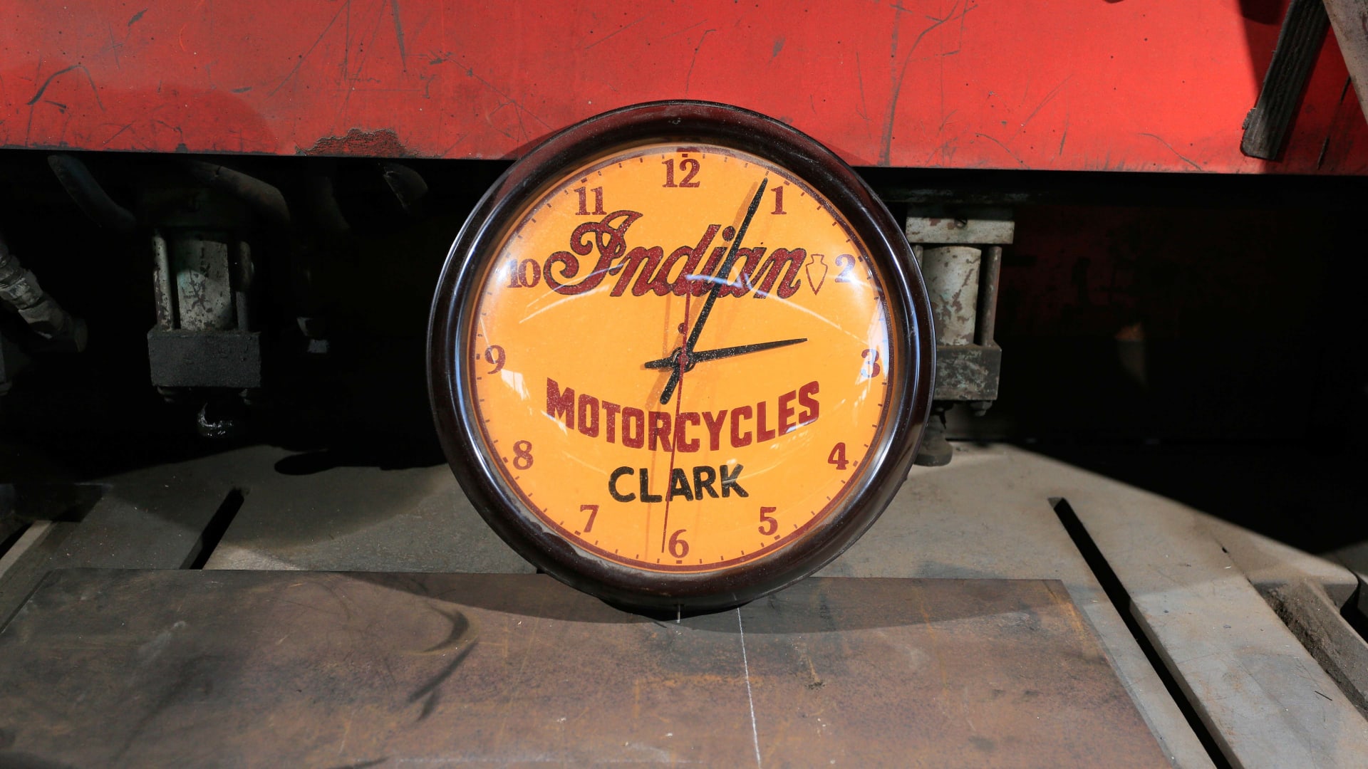 Indian Motorcycle Clock 14x4 at Las Vegas Motorcycles 2019 as K37 ...