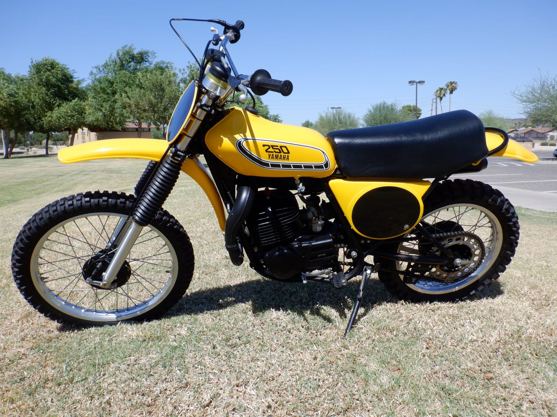 1975 Yamaha YZ250 at Las Vegas Motorcycles 2020 as T94 - Mecum Auctions