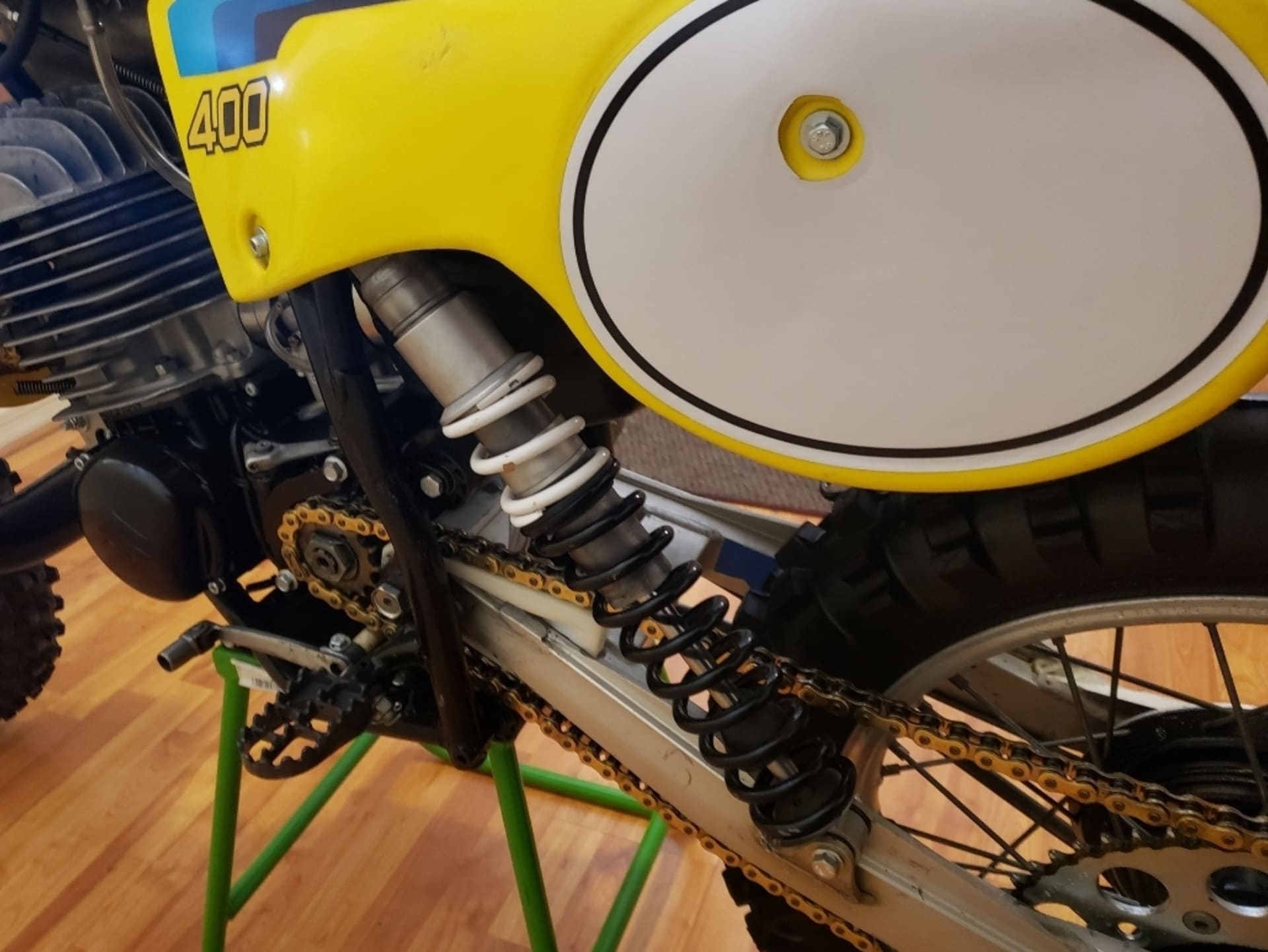 1979 Suzuki RM400 at Las Vegas Motorcycles 2020 as T156 - Mecum Auctions