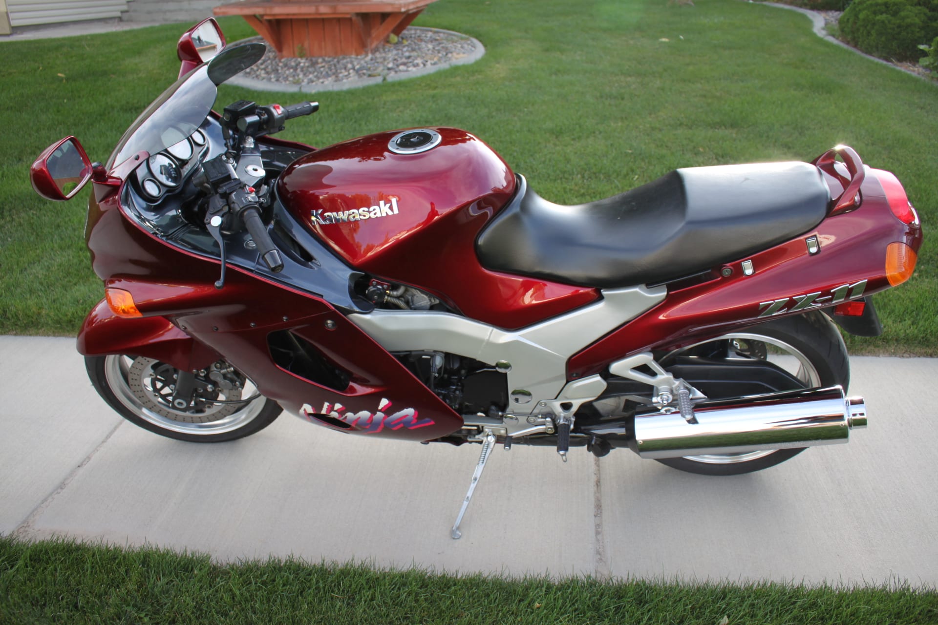 1993 Kawasaki ZX-1100D at Las Vegas Motorcycles 2020 as T313 - Mecum ...