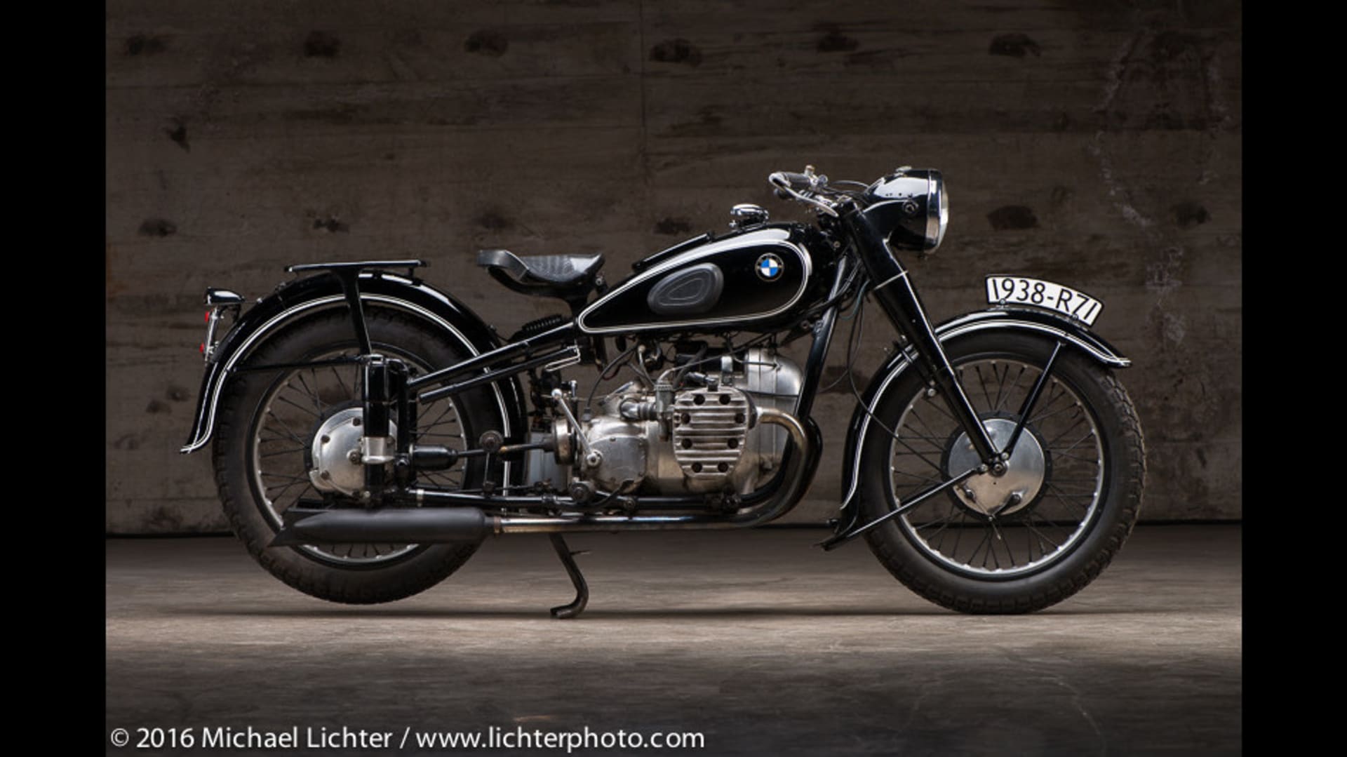 1938 BMW R71 at Las Vegas Motorcycles 2020 as S265 - Mecum Auctions
