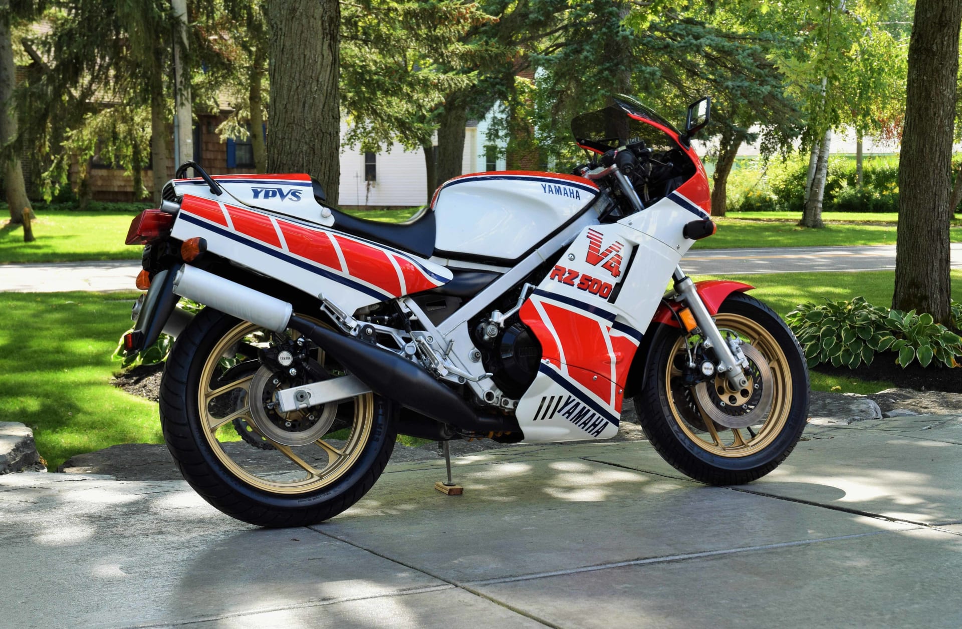 1985 Yamaha RZ500 at Las Vegas Motorcycles 2020 as S171 - Mecum Auctions