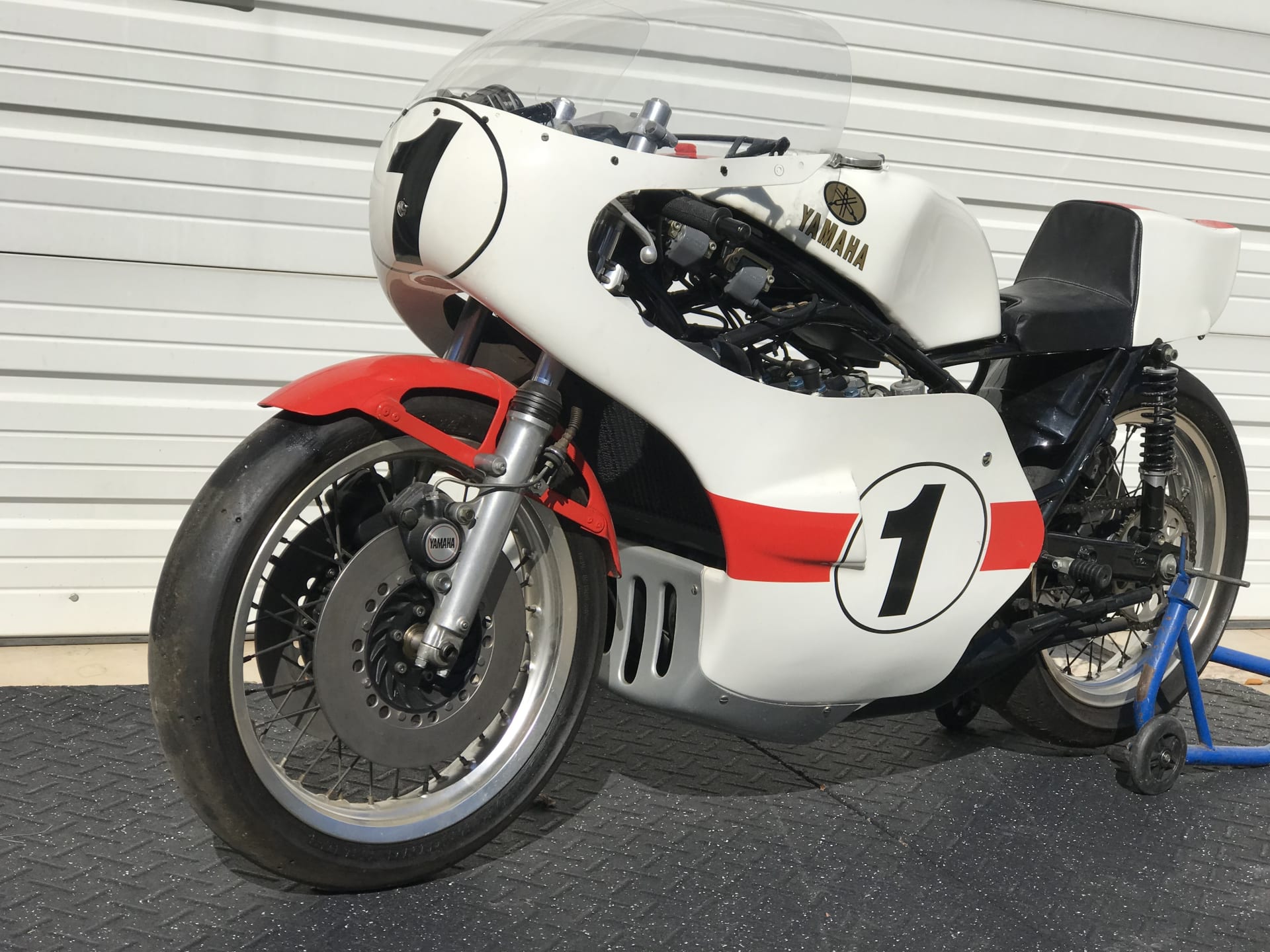1974 Yamaha TZ750 at Las Vegas Motorcycles 2020 as S211 - Mecum Auctions