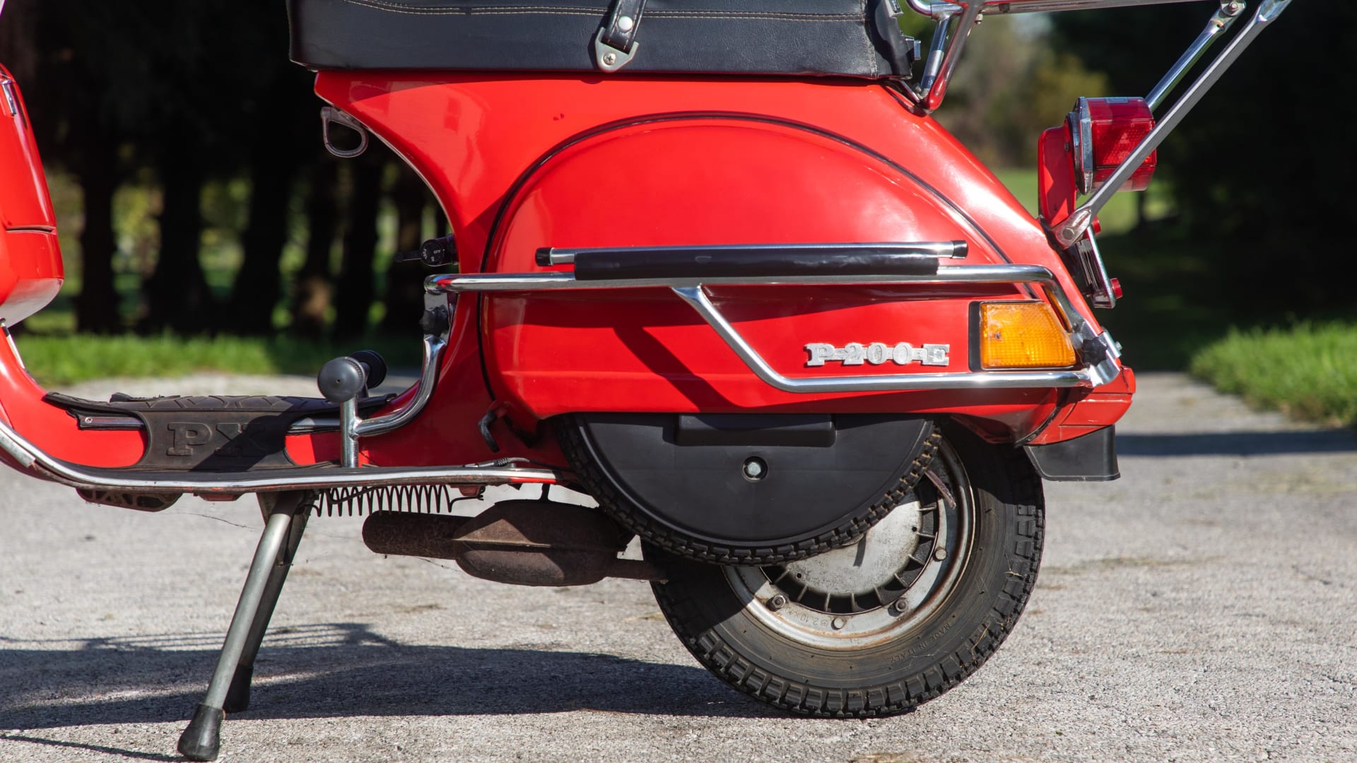 1977 Vespa P200E at Las Vegas Motorcycles 2020 as W8.1 - Mecum Auctions