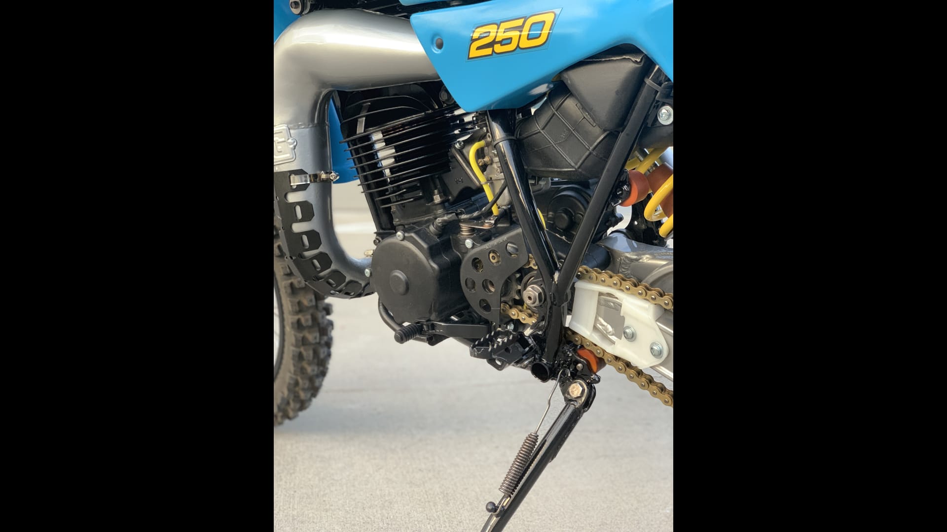 1983 Yamaha IT250 at Las Vegas Motorcycles 2020 as G151 - Mecum Auctions