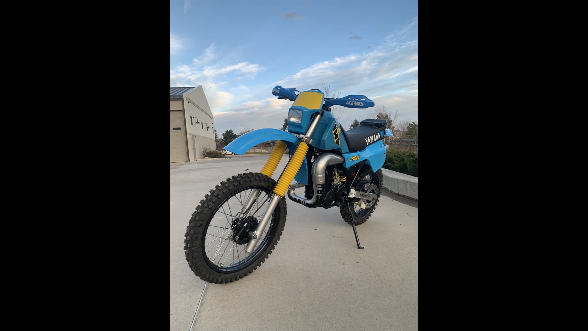 1983 Yamaha IT250 at Las Vegas Motorcycles 2020 as G151 - Mecum Auctions