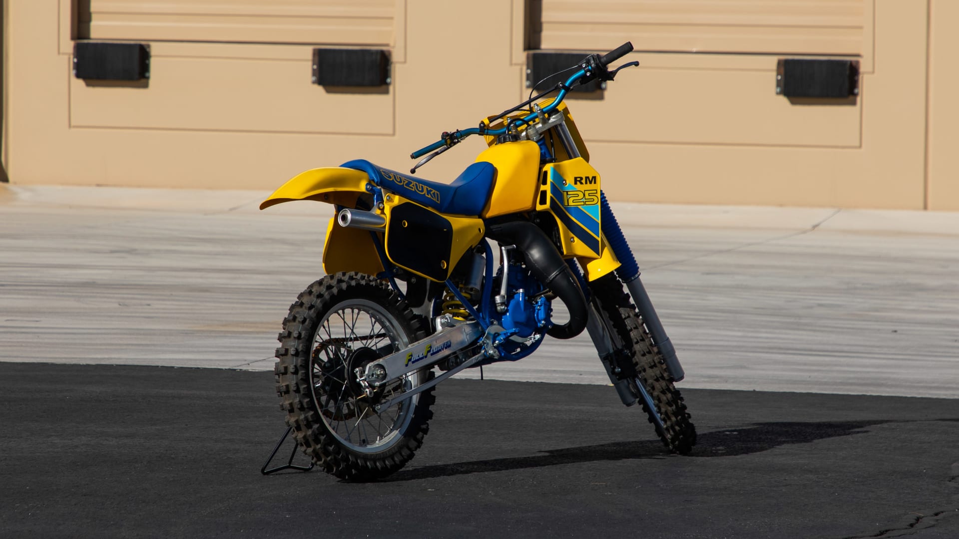 1982 Suzuki RM125 at Las Vegas Motorcycles 2021 as W211 - Mecum Auctions