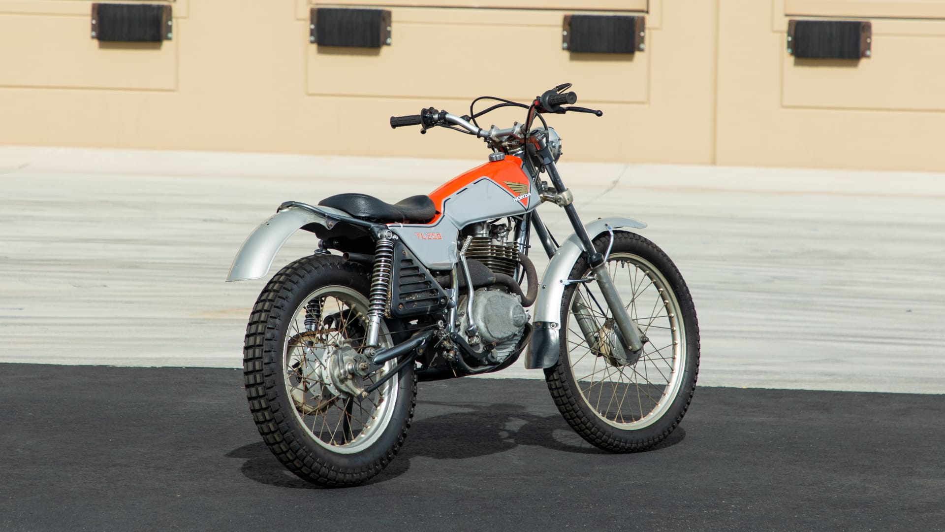 1976 Honda Tl250 Trials at Las Vegas Motorcycles 2021 as T12 - Mecum ...