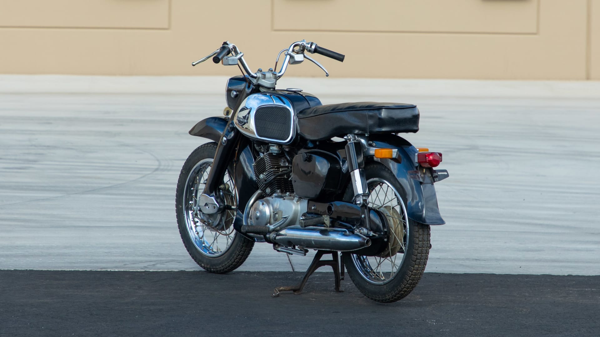 1967 Honda CD125 at Las Vegas Motorcycles 2021 as T16 - Mecum Auctions