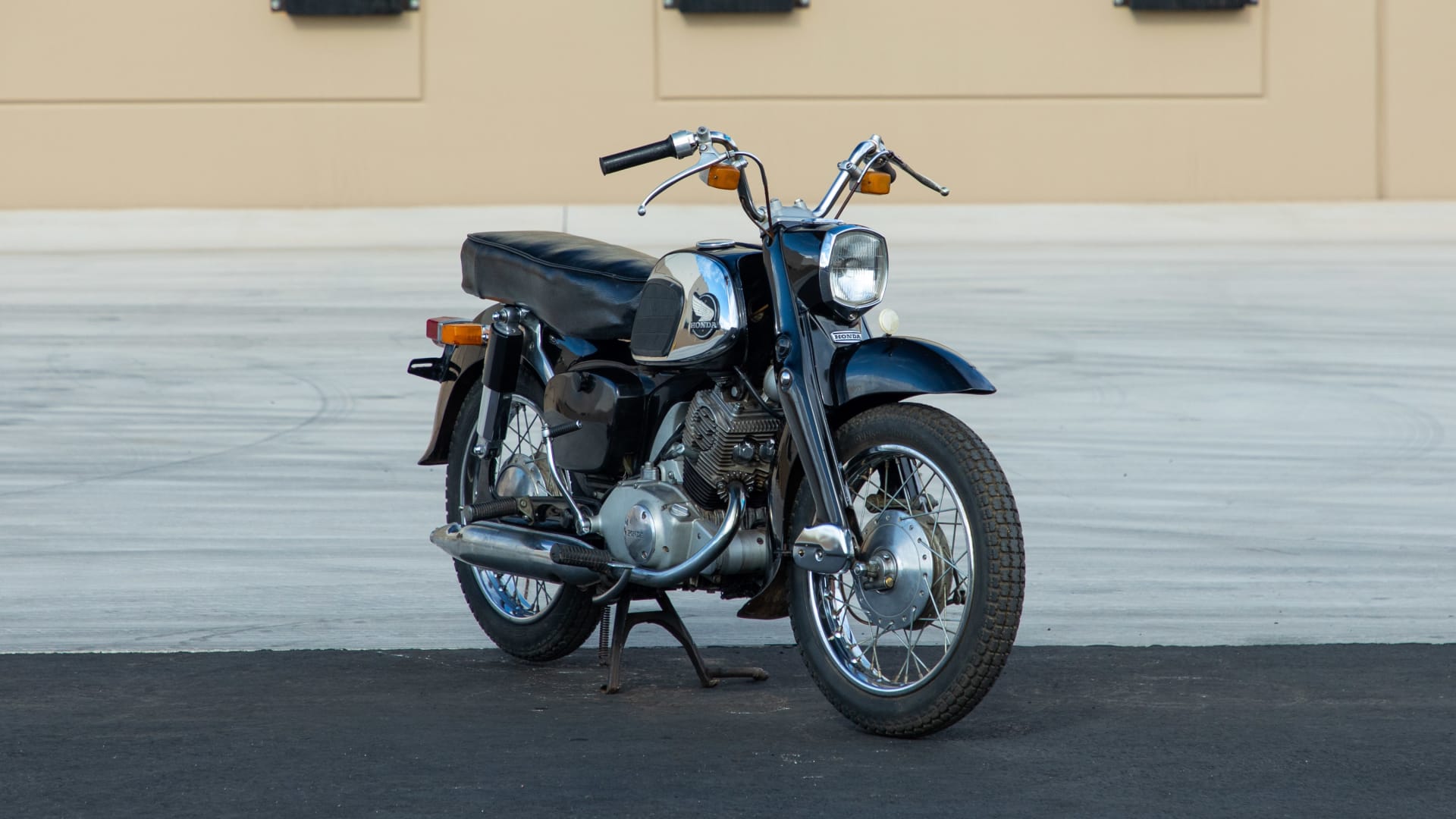 1967 Honda CD125 at Las Vegas Motorcycles 2021 as T16 - Mecum Auctions