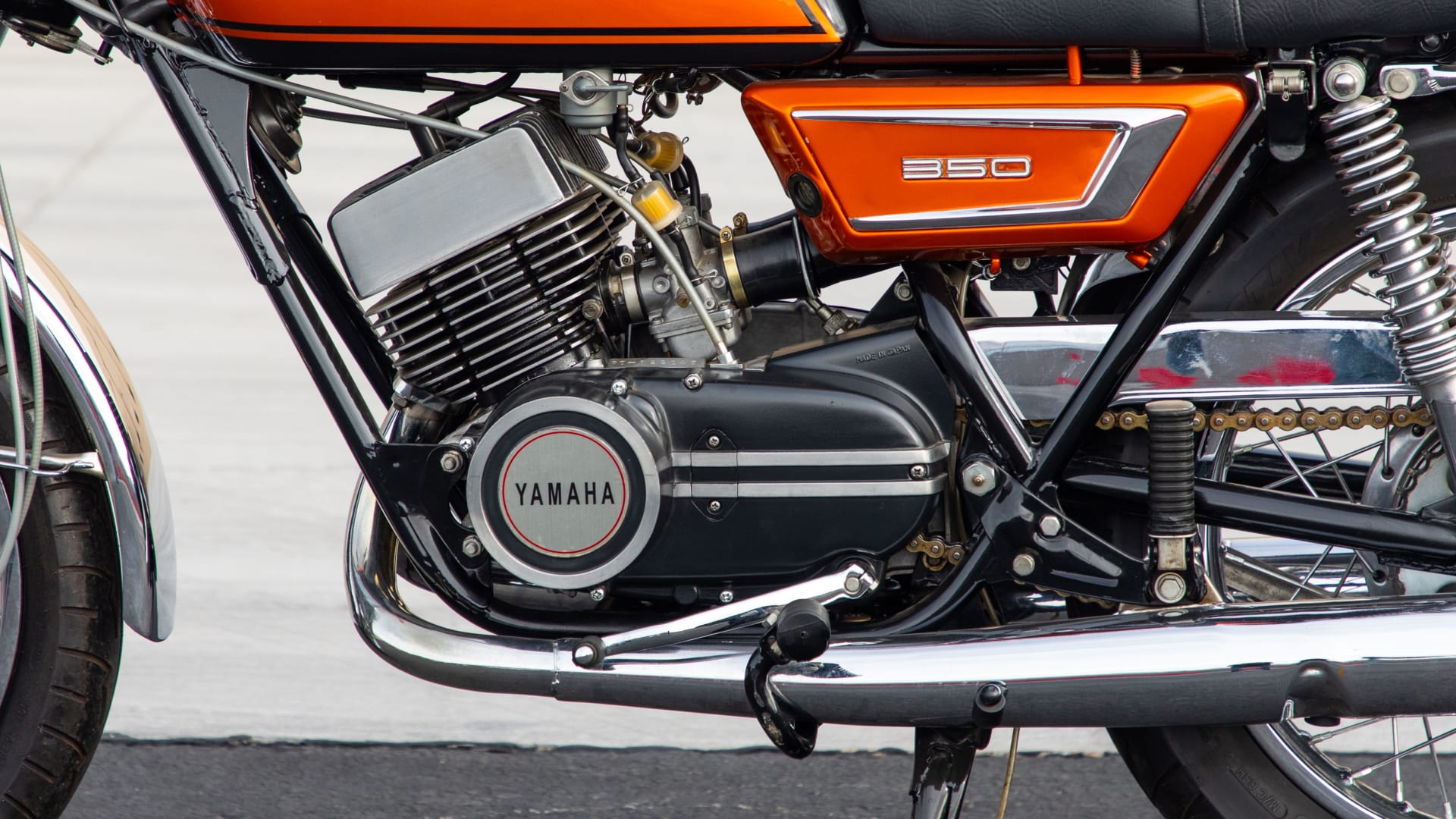 1972 Yamaha R5c at Las Vegas Motorcycles 2021 as T297 - Mecum Auctions