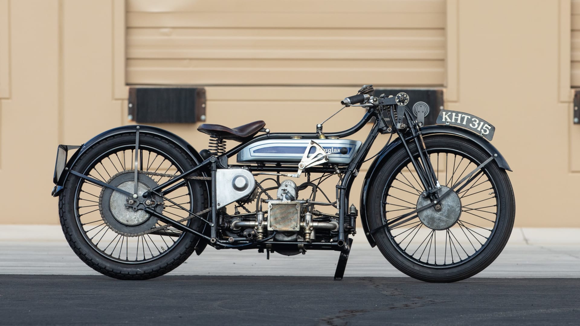 1929 Douglas SW5 Speed Model at Las Vegas Motorcycles 2021 as F142 ...