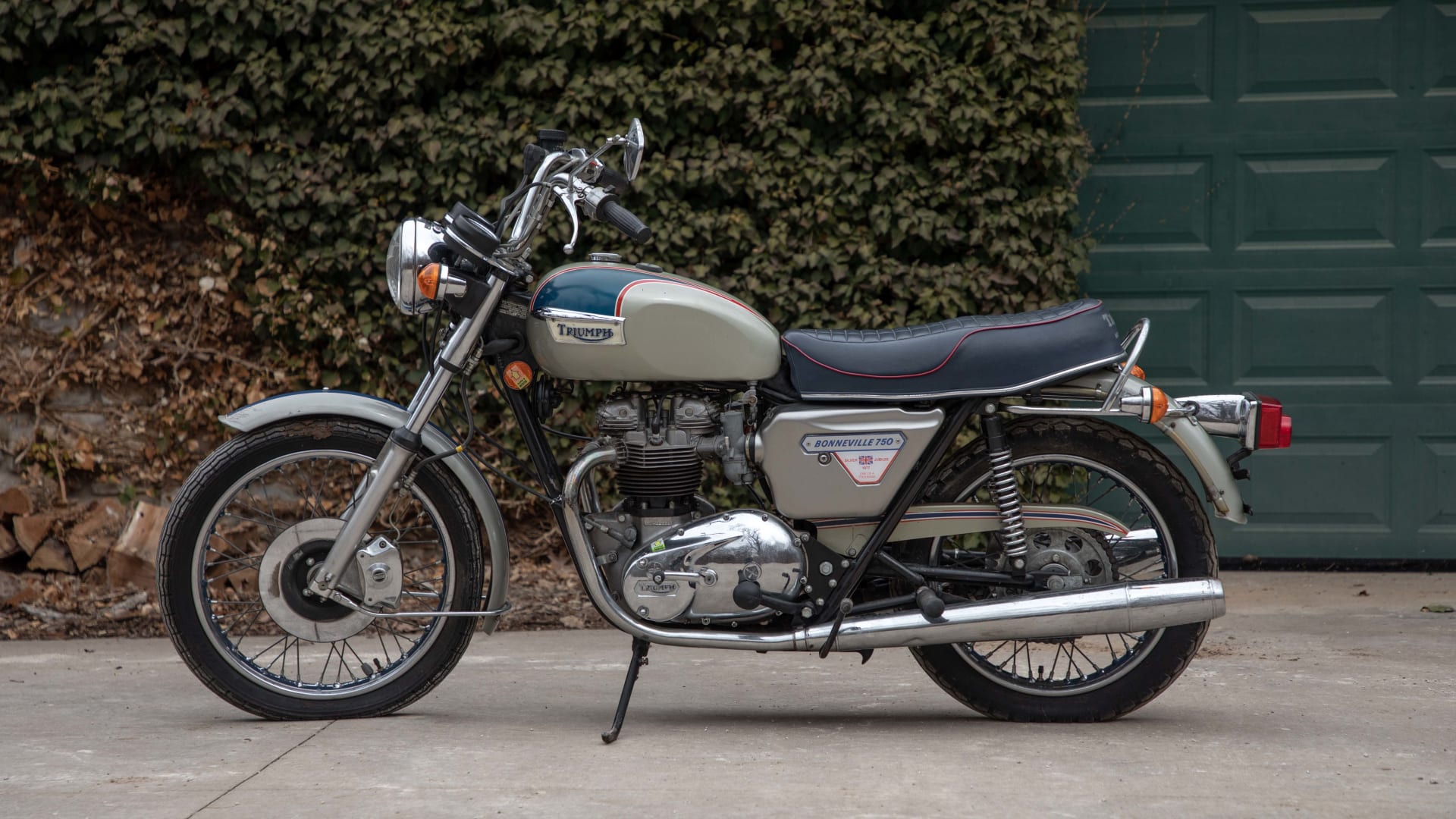 1977 Triumph Silver Jubilee at Las Vegas Motorcycles 2021 as F9 - Mecum ...