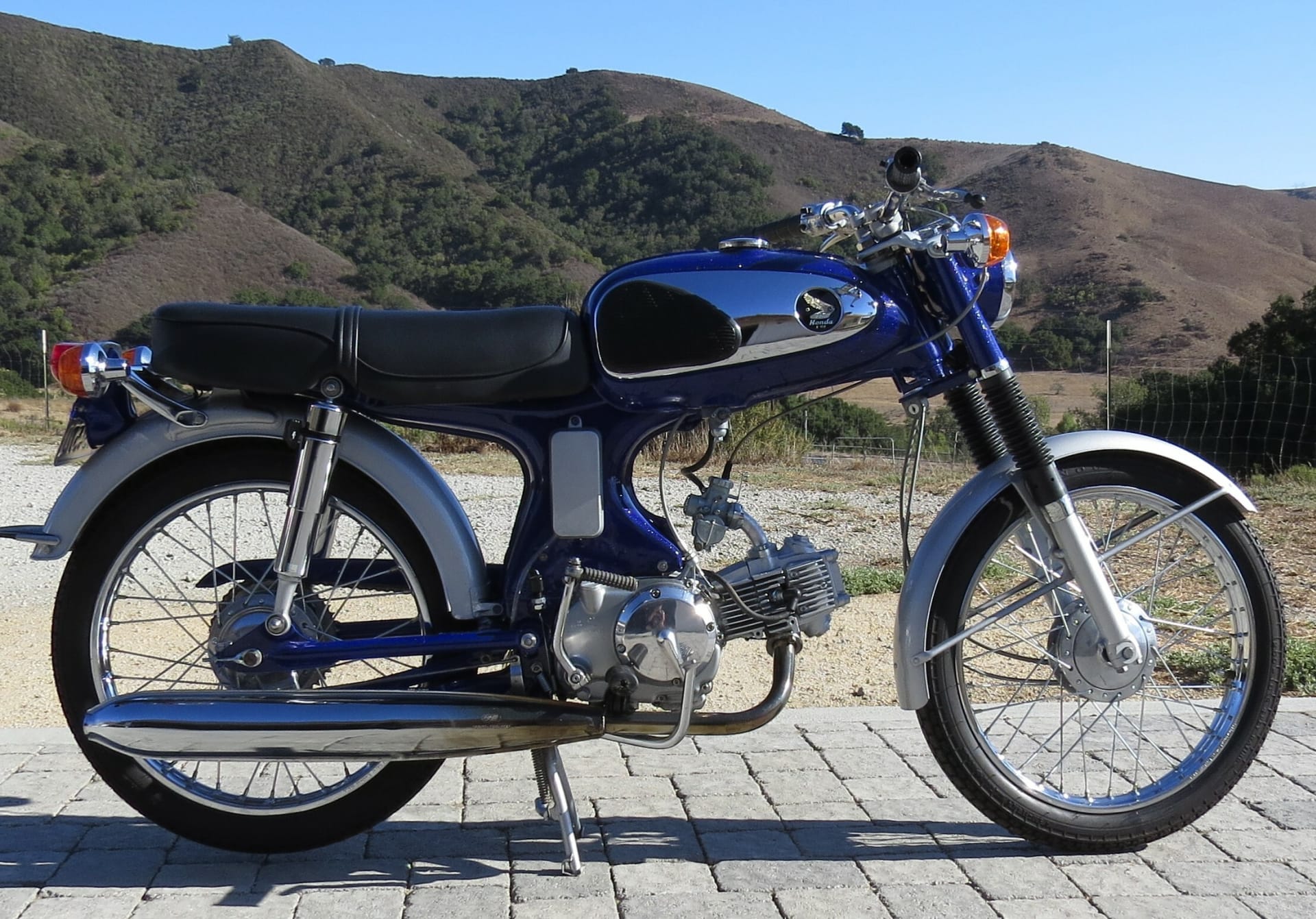 1964 Honda S90 at Las Vegas Motorcycles 2022 asT326 - Mecum Auctions