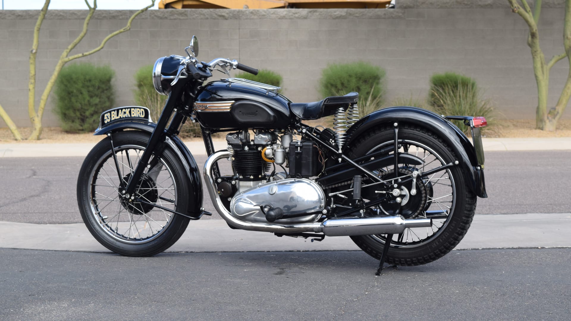 1953 Triumph 6t Blackbird at Las Vegas Motorcycles 2022 as F206 - Mecum ...